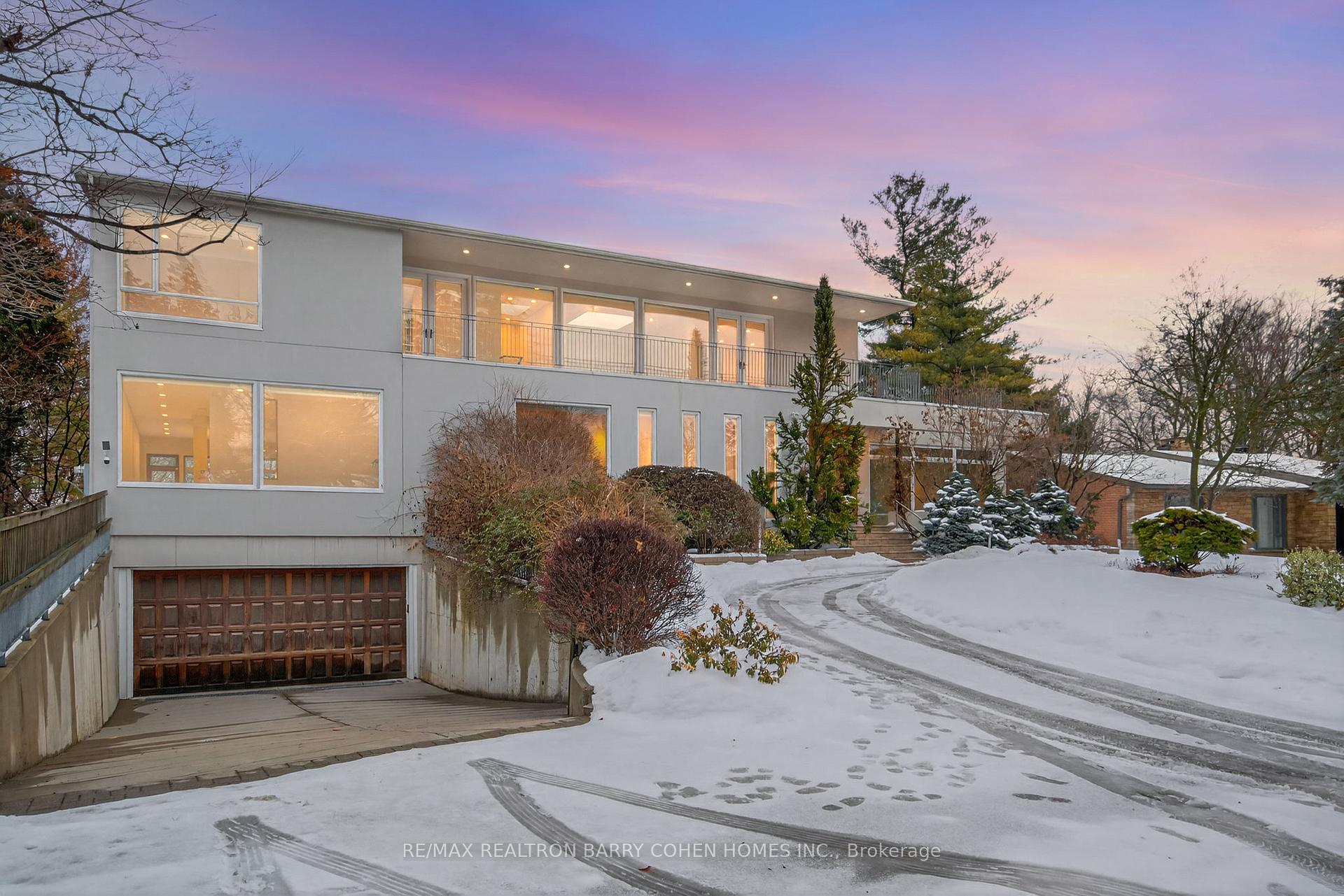 33 Fairway Heights Drive, Markham, ON L3T 3A7