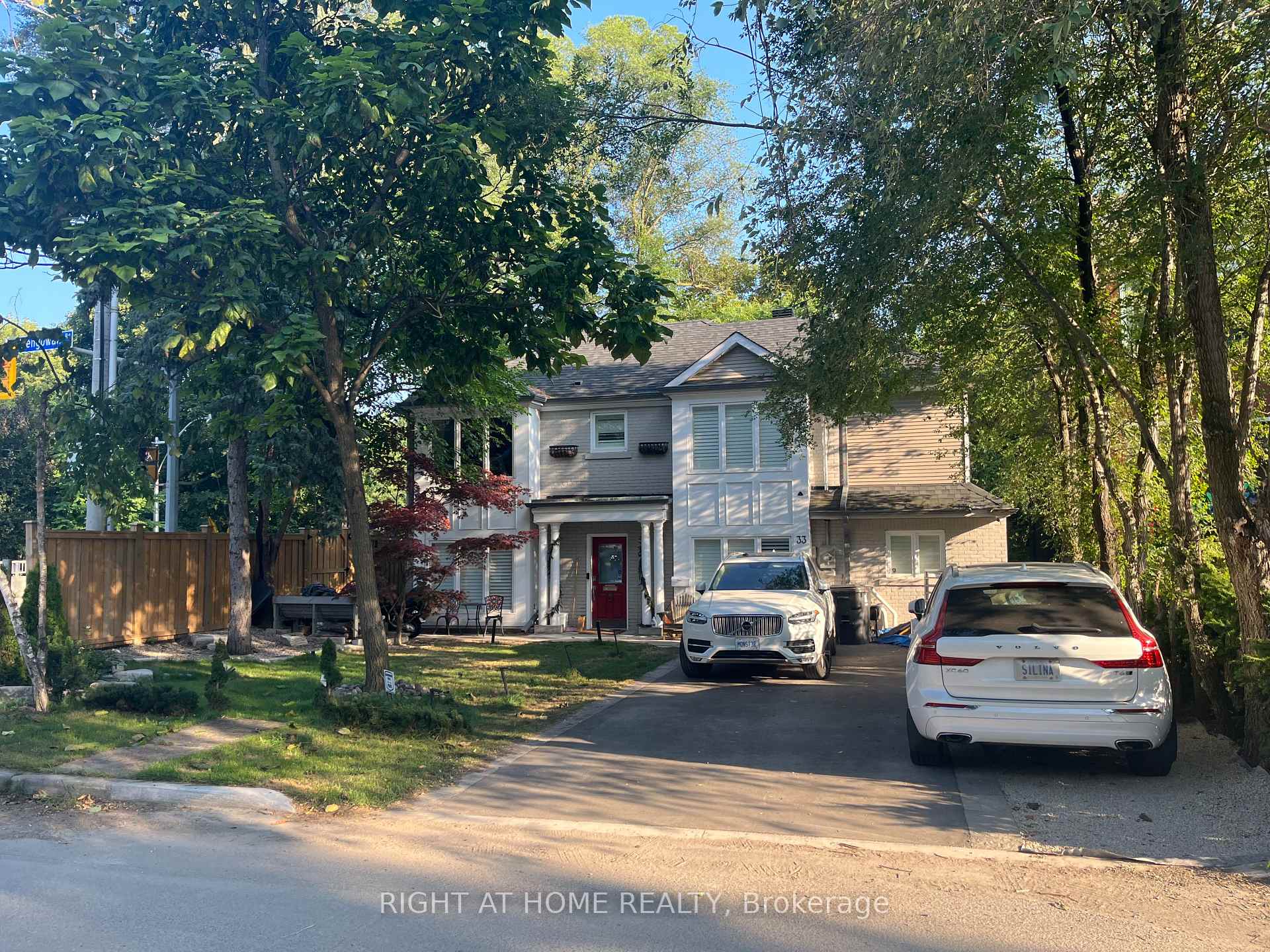 33 glengowan Road, Toronto, ON M4N 1E9