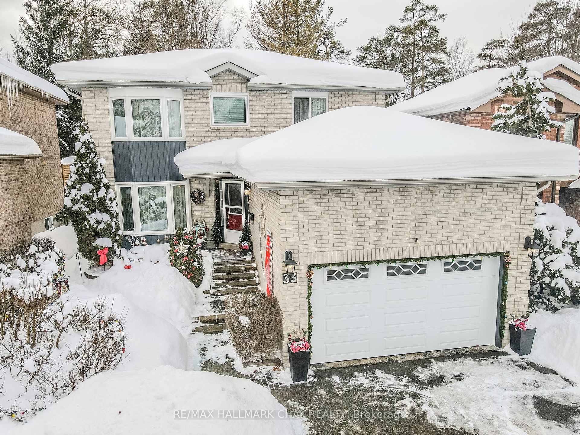 33 Irwin Drive, Barrie, ON L4N 7A6