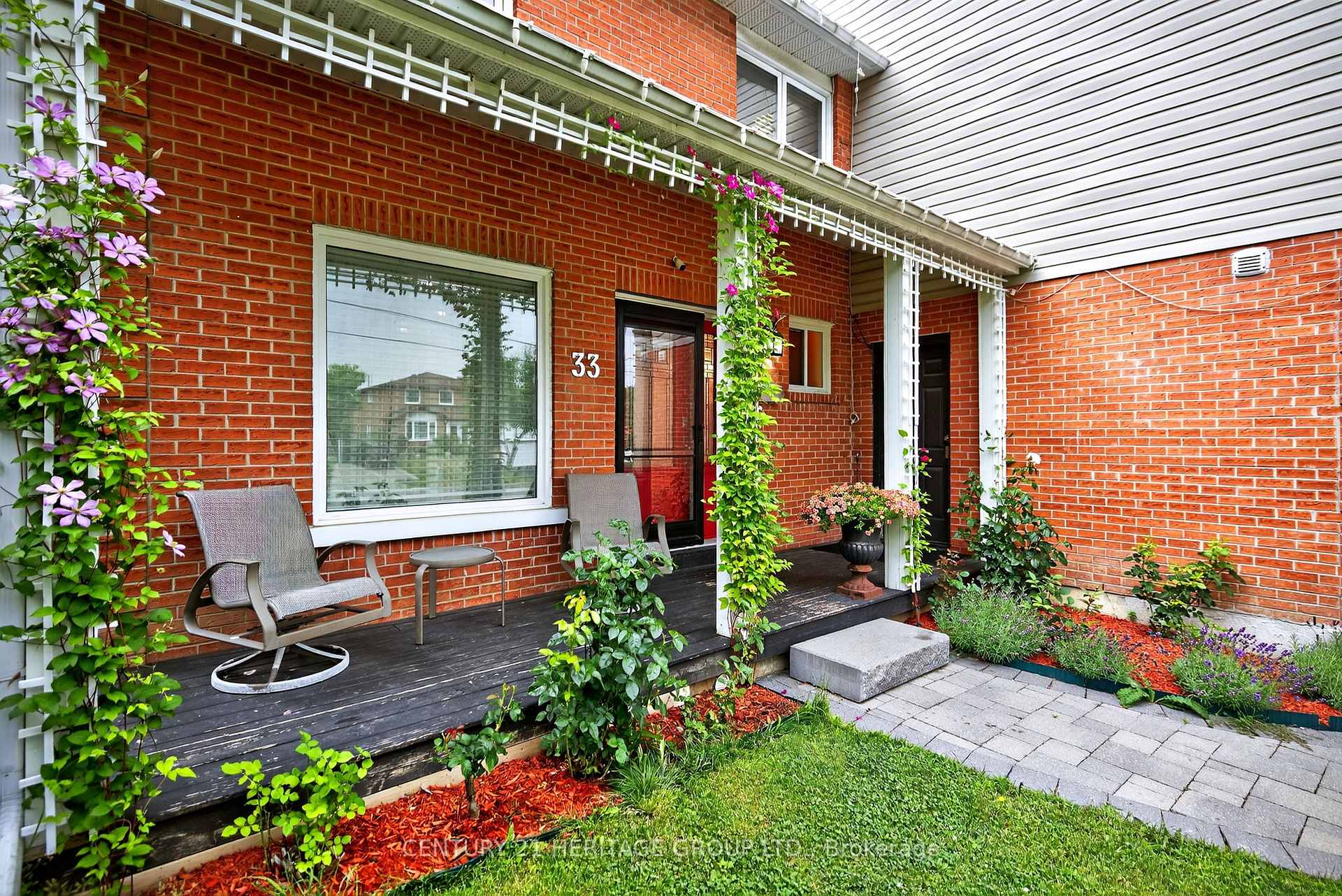33 London Road, Newmarket, ON L3Y 6A1