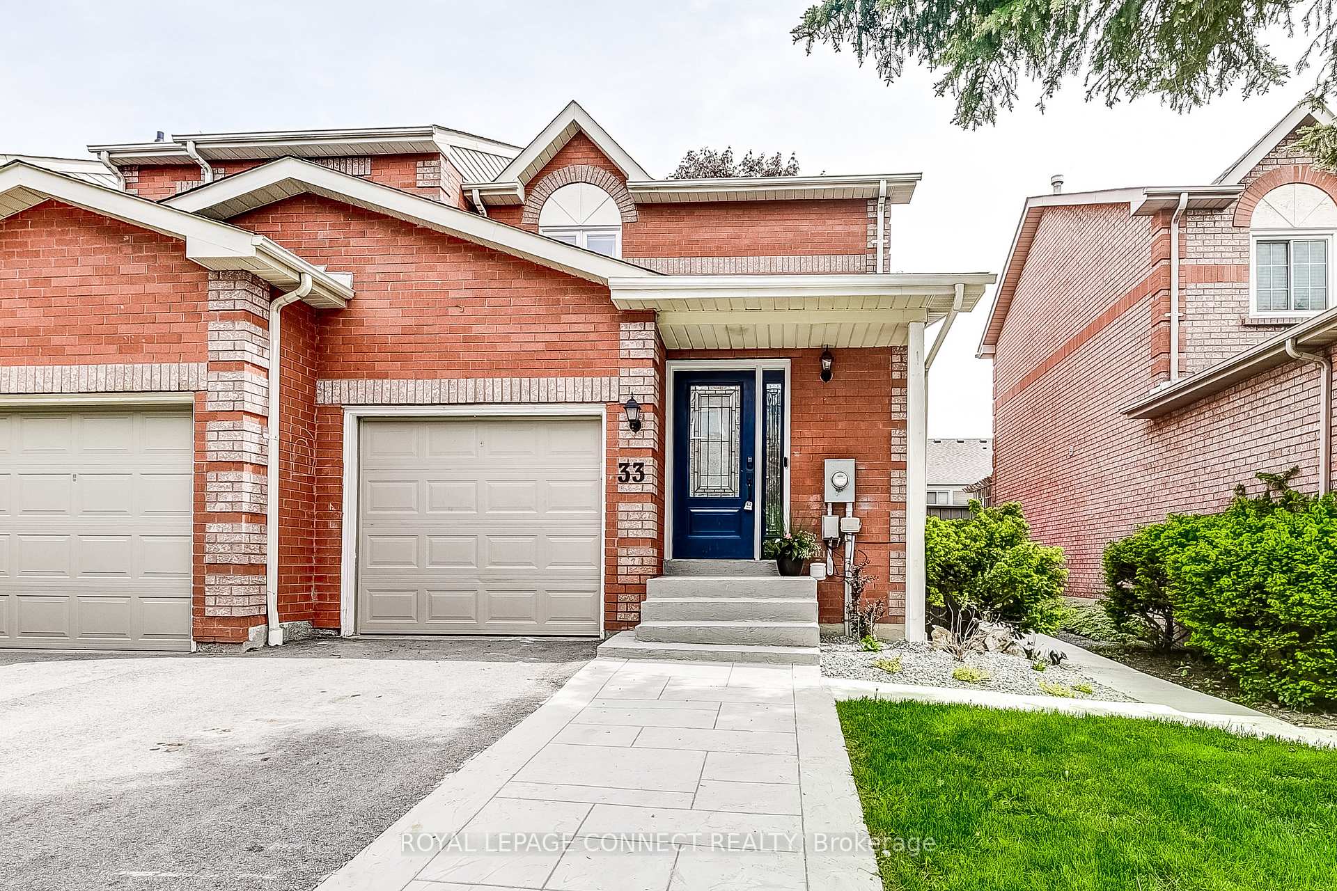 33 Wallace Drive, Whitby, ON L1N 9G9