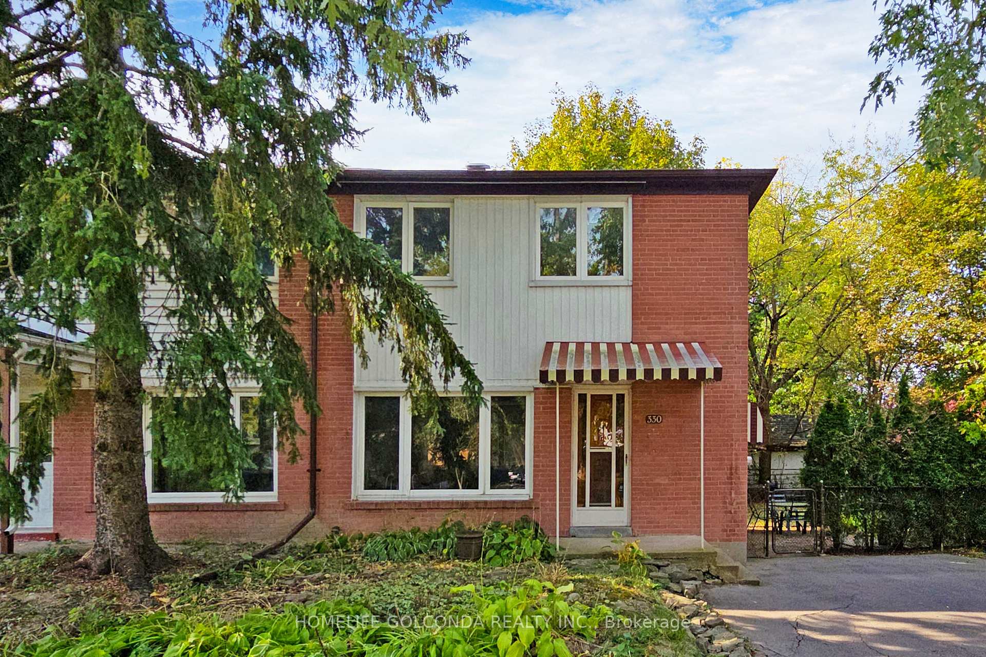 330 Neal Drive, Richmond Hill, ON L4C 3L5