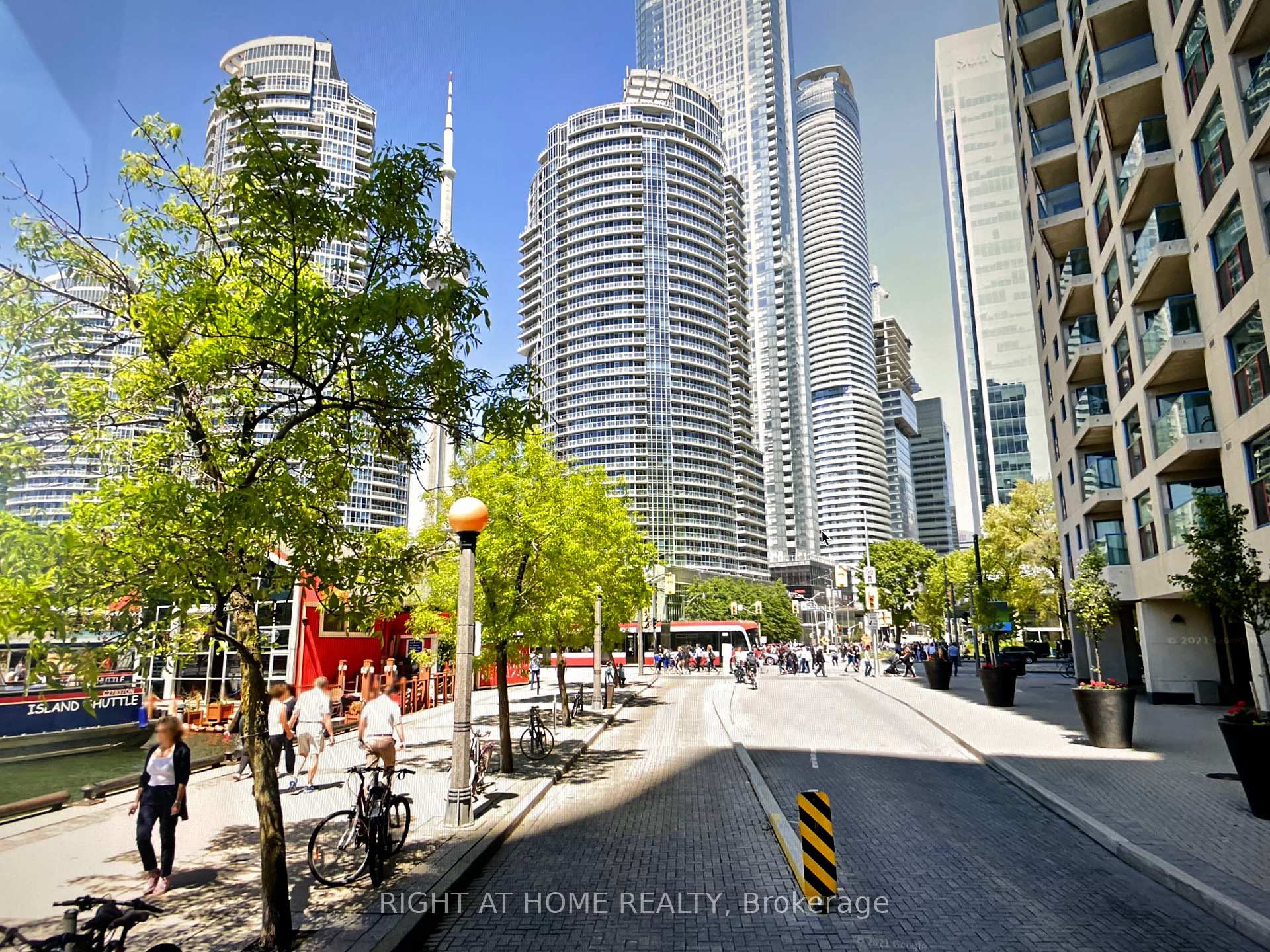 3312 - 99 Harbour Square, Toronto, ON M5J 2H2