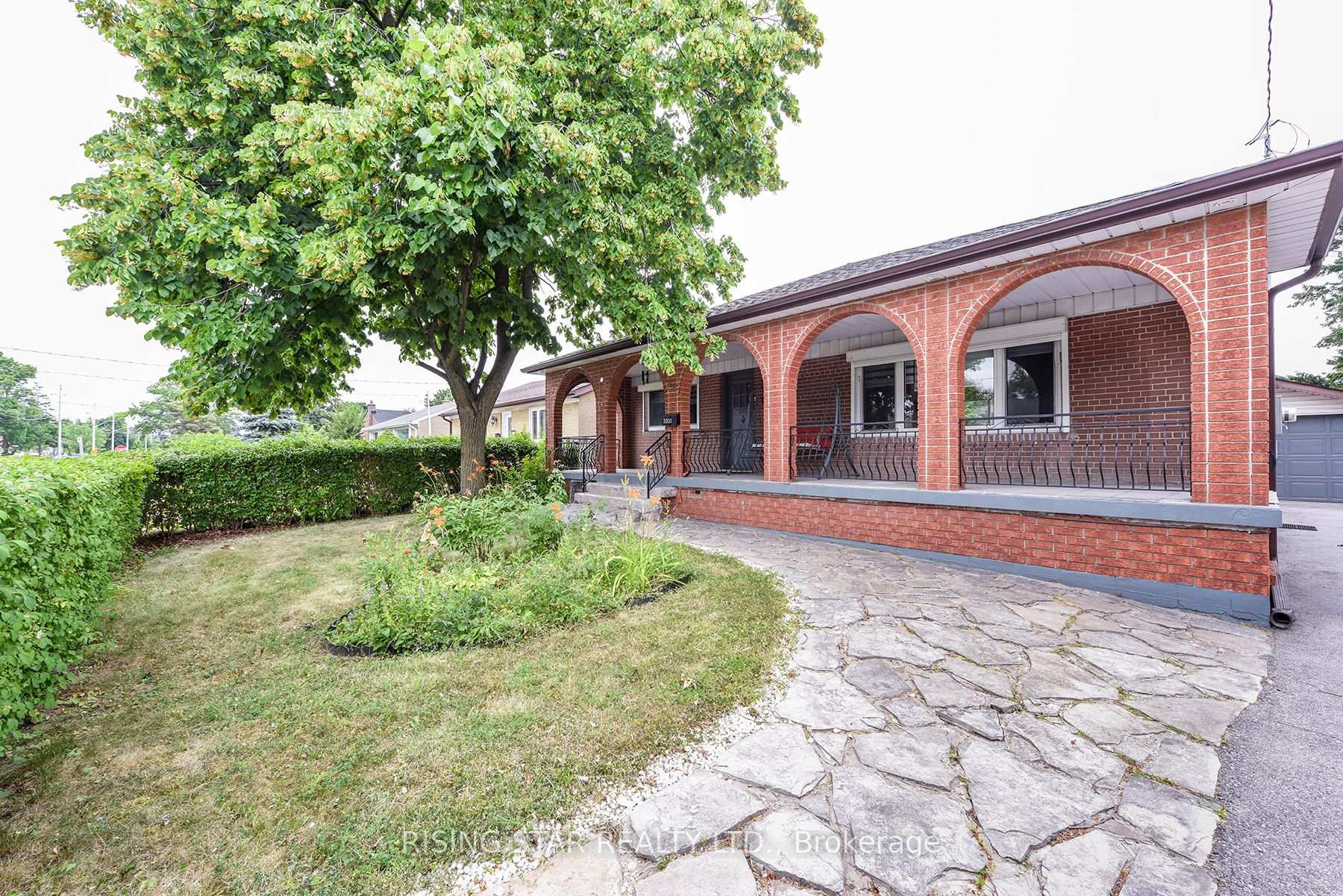 3331 Etude Drive, Mississauga, ON L4T 1T4