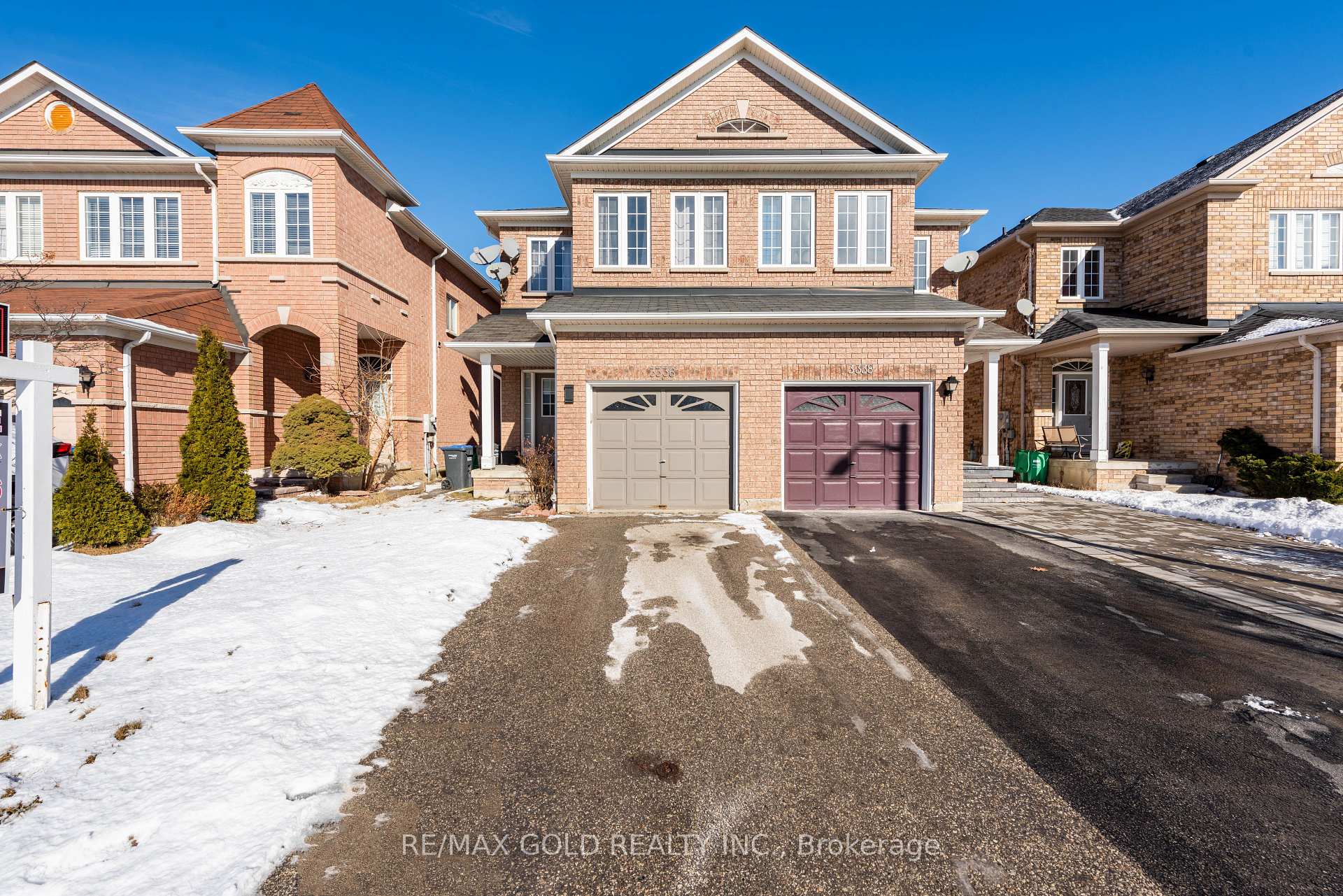 3336 Fountain Park Avenue, Mississauga, ON L5M 7E2
