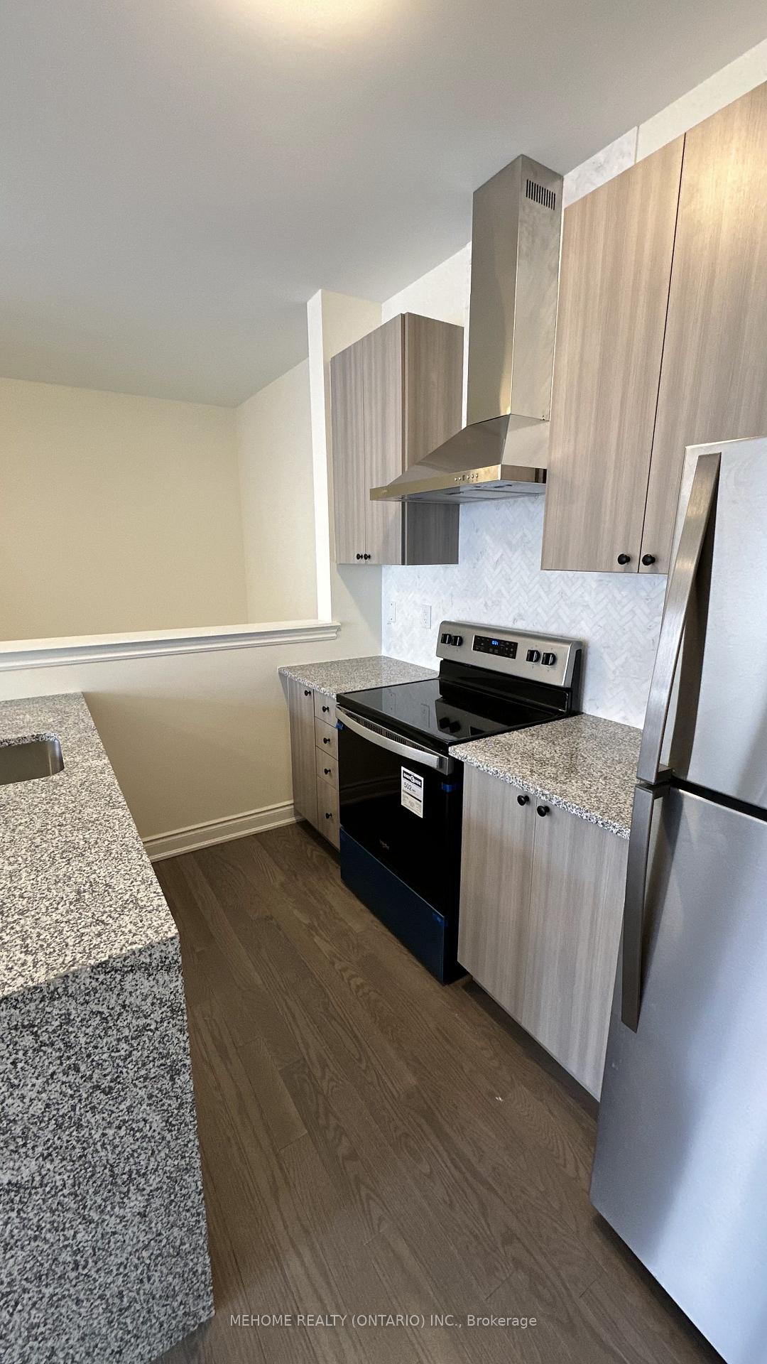 Coach House - 3346 Millicent Avenue, Oakville, ON L6H 0Z6