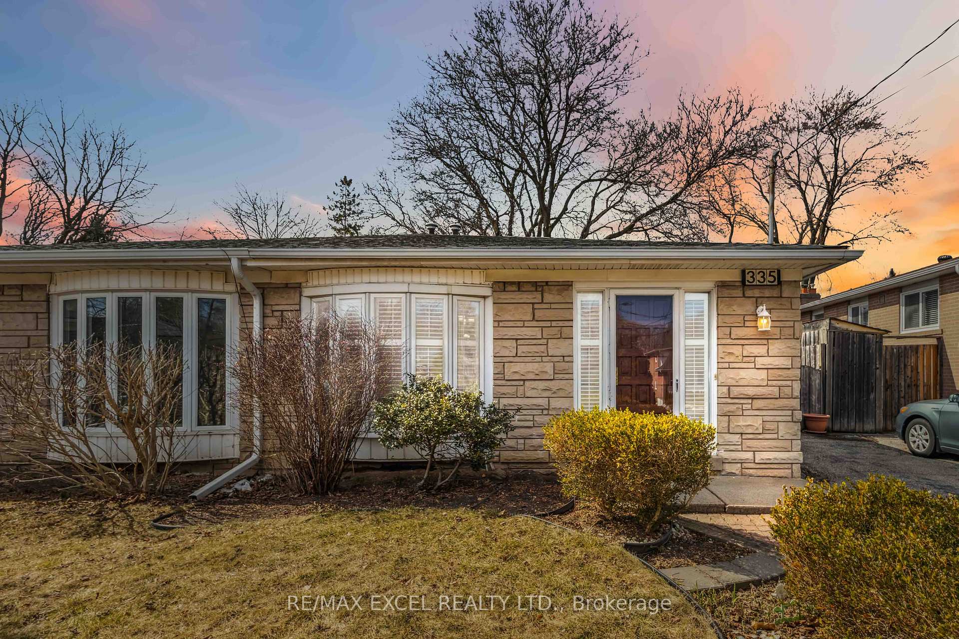335 Woodsworth Road, Toronto, ON M2L 2T7