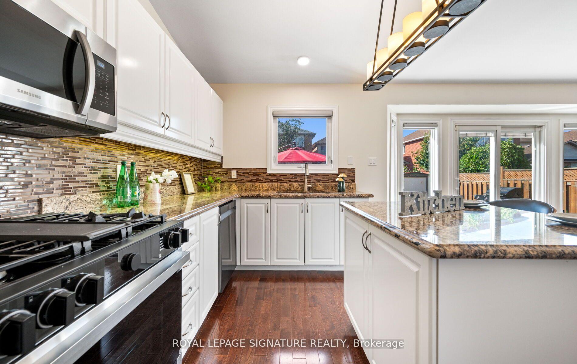 3351 Smoke Tree Road, Mississauga, ON L5N 7M5