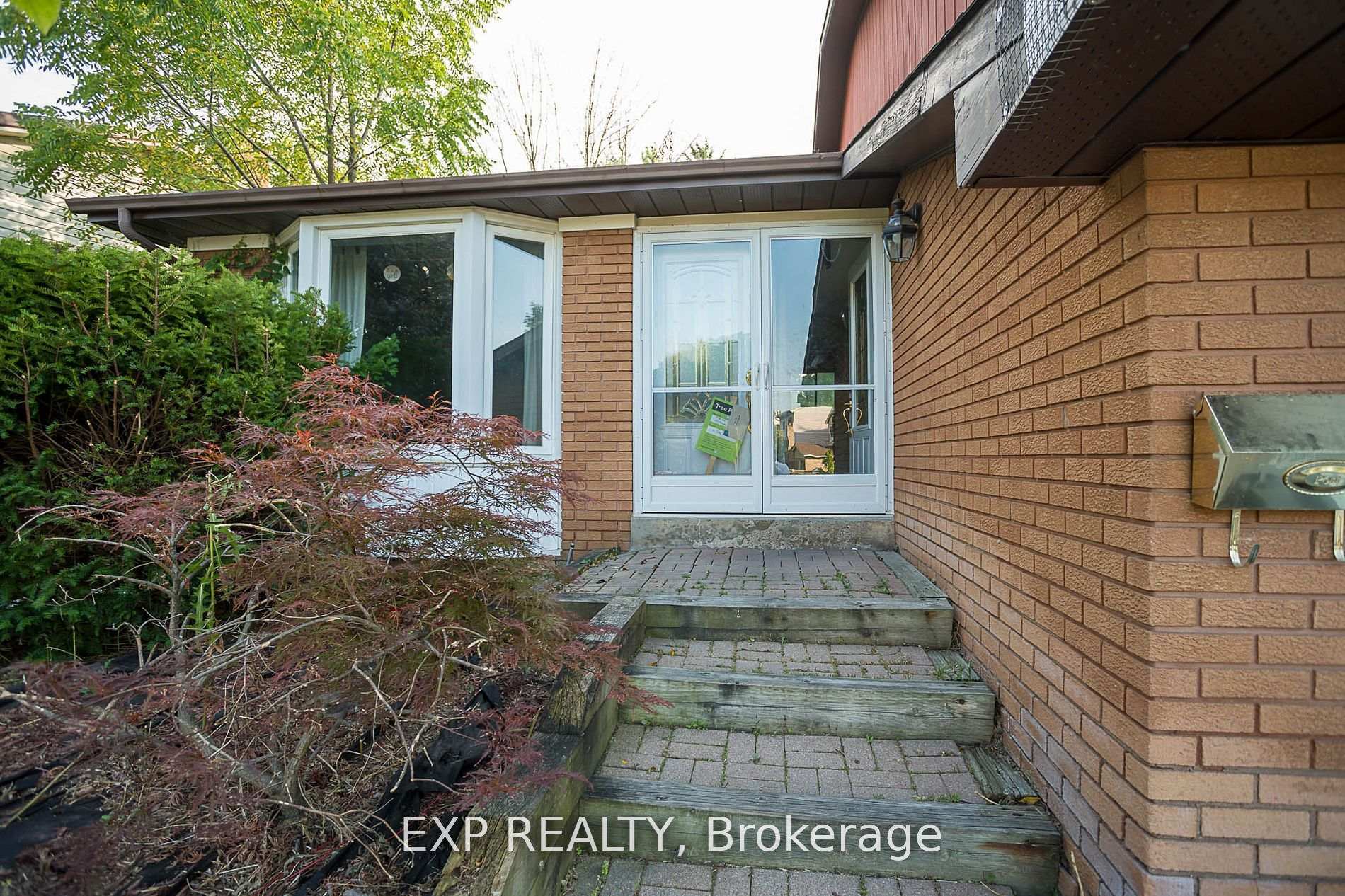 3371 Folkway Drive, Mississauga, ON L5L 2E3