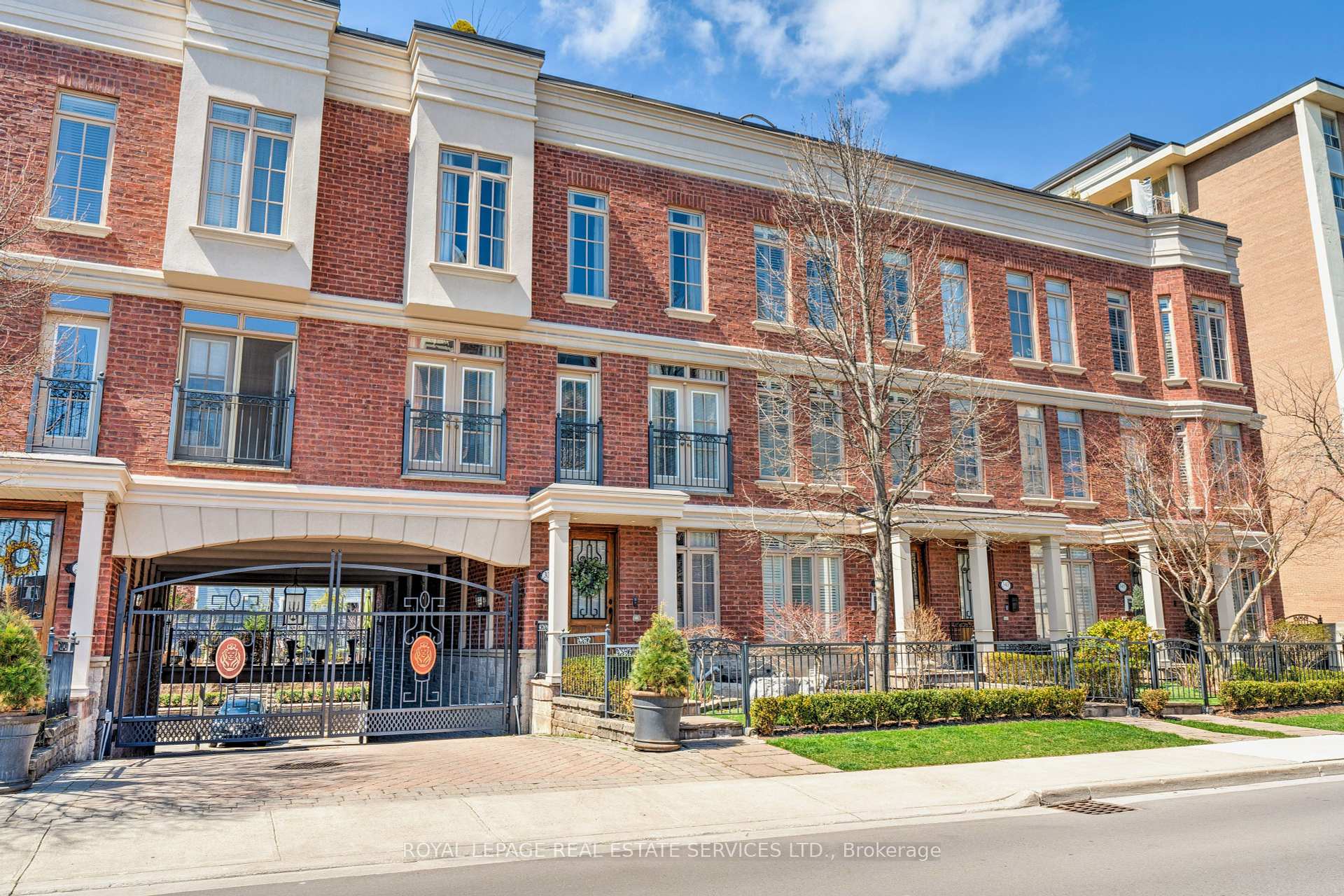 339 Randall Street, Oakville, ON L6J 1R3