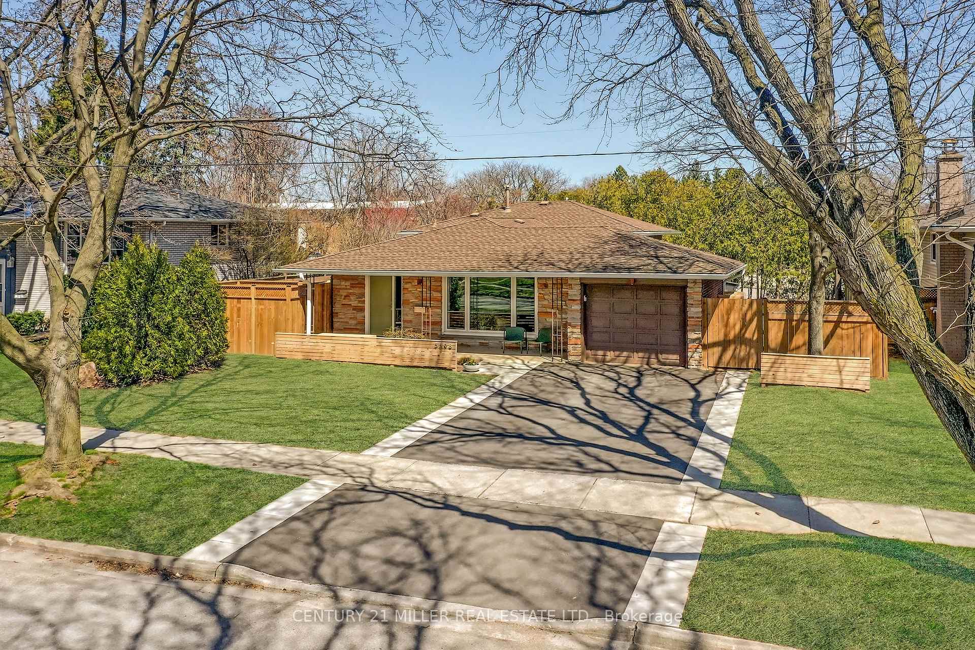 3398 Guildwood Drive, Burlington, ON L7N 1L7