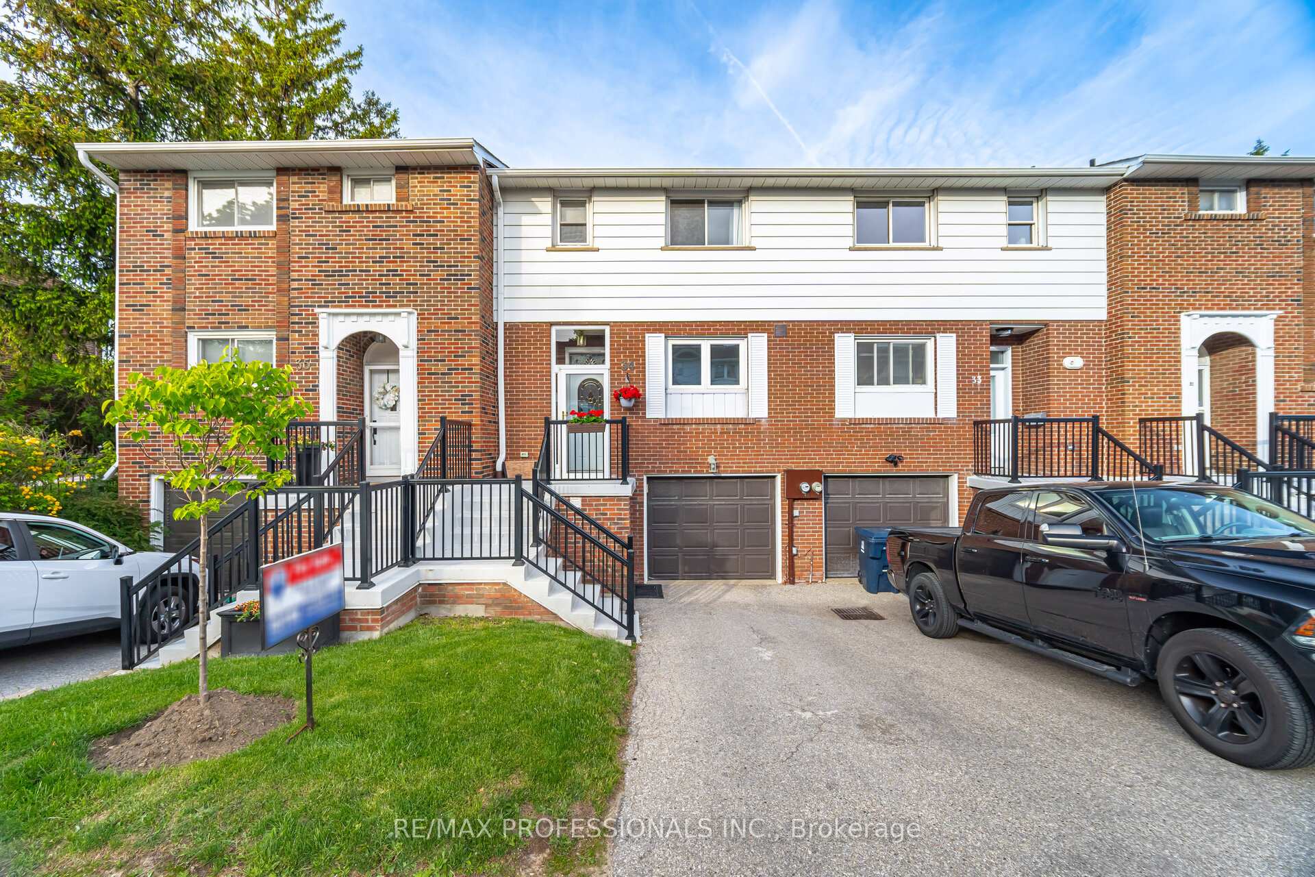 34 - 582 Renforth Drive, Toronto, ON M9C 3V9