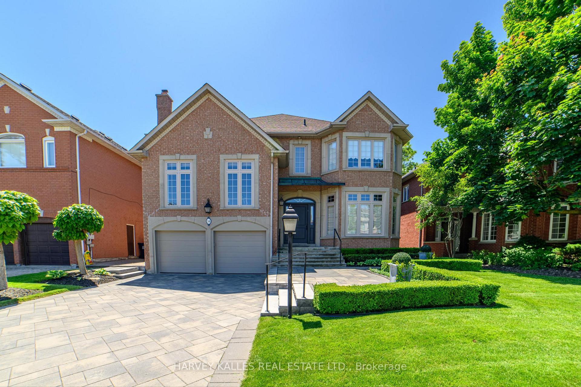 34 Bowring Walk, Toronto, ON M3H 5Z8