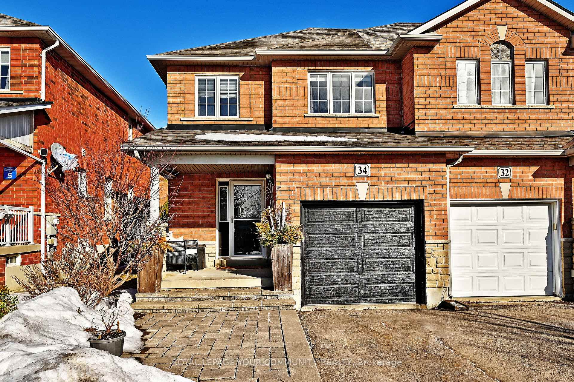 34 Collis Drive, Aurora, ON L4G 7V5
