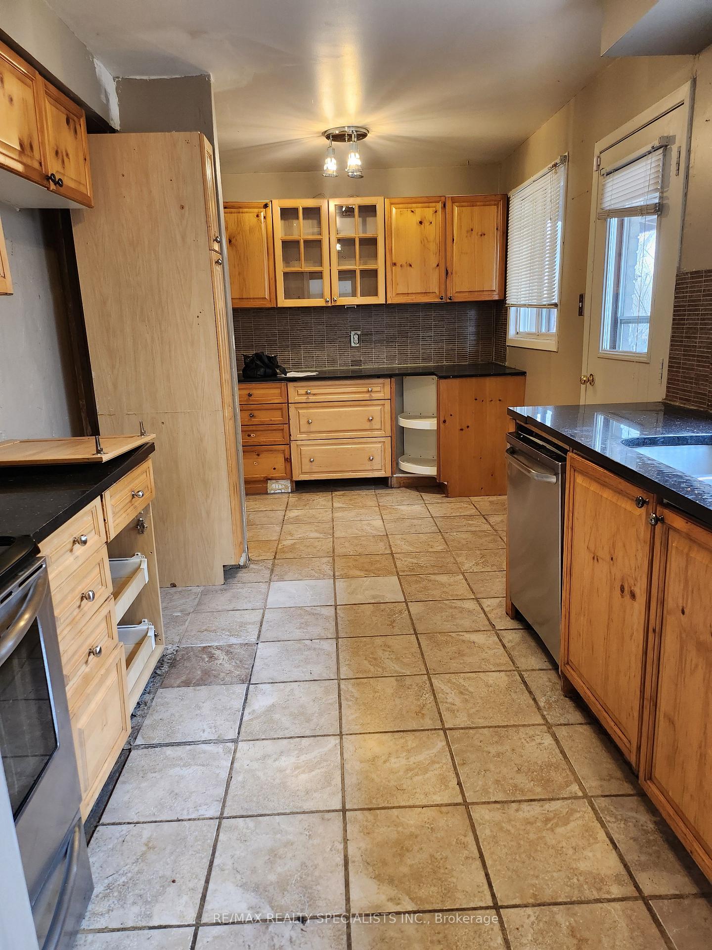 34 Harmsworth Avenue, Brampton, ON L6X 2N3