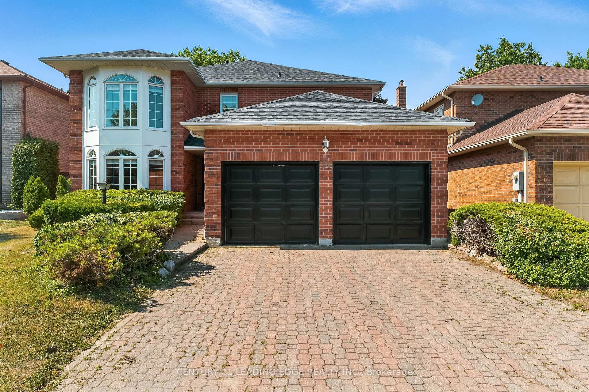 34 HENDERSON Drive, Whitby, ON L1N 7Y6