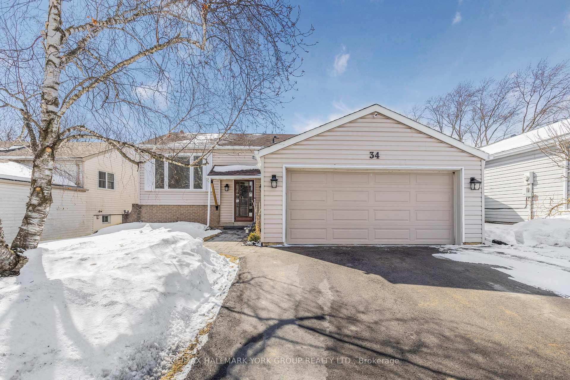 34 Holland River Boulevard, East Gwillimbury, ON L9N 1C5