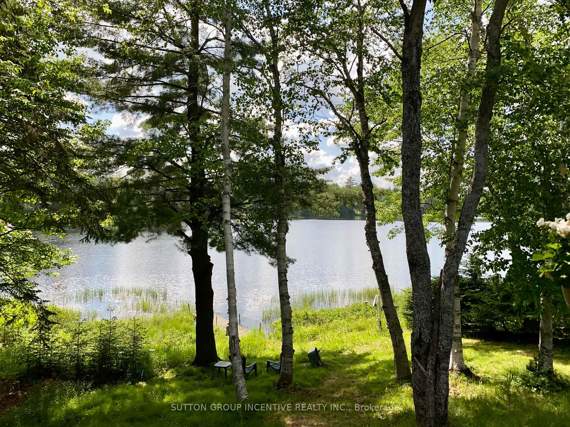 34 Hunts Road, Huntsville, ON P1H 2J4