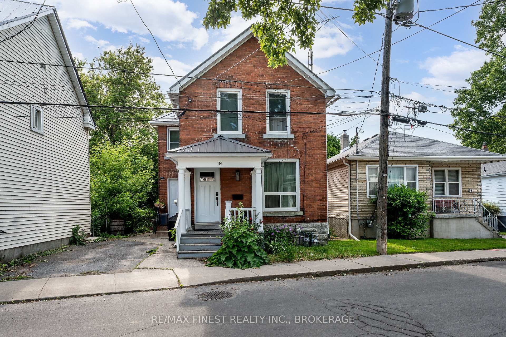 34 Main Street, Kingston, ON K7K 3Y4