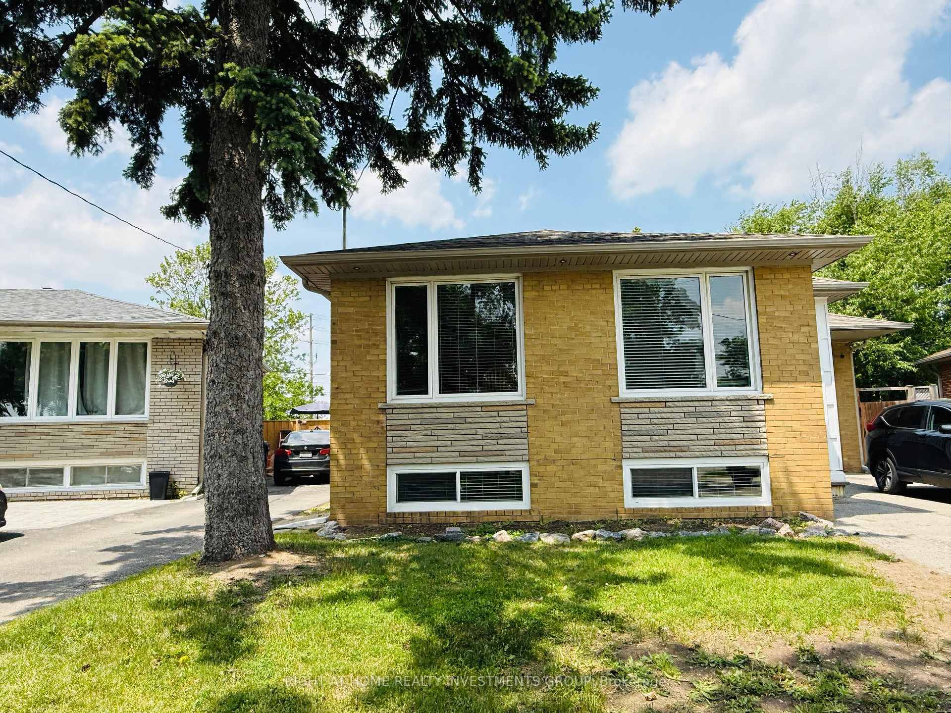 Bsmt - 34 Risdon Court, Toronto, ON M9C 4E7