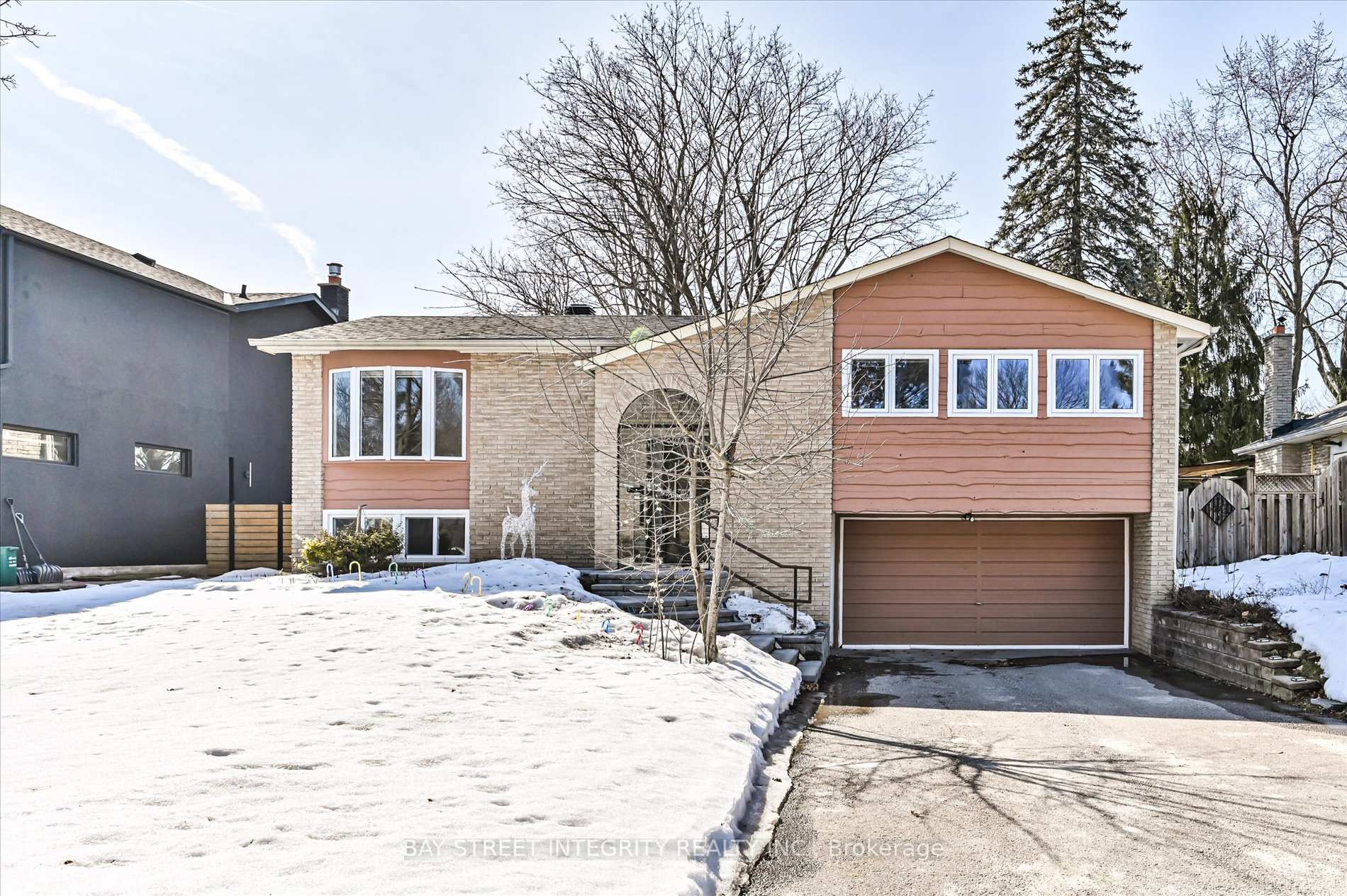 34 Sir Brandiles Place, Markham, ON L3P 2Z5