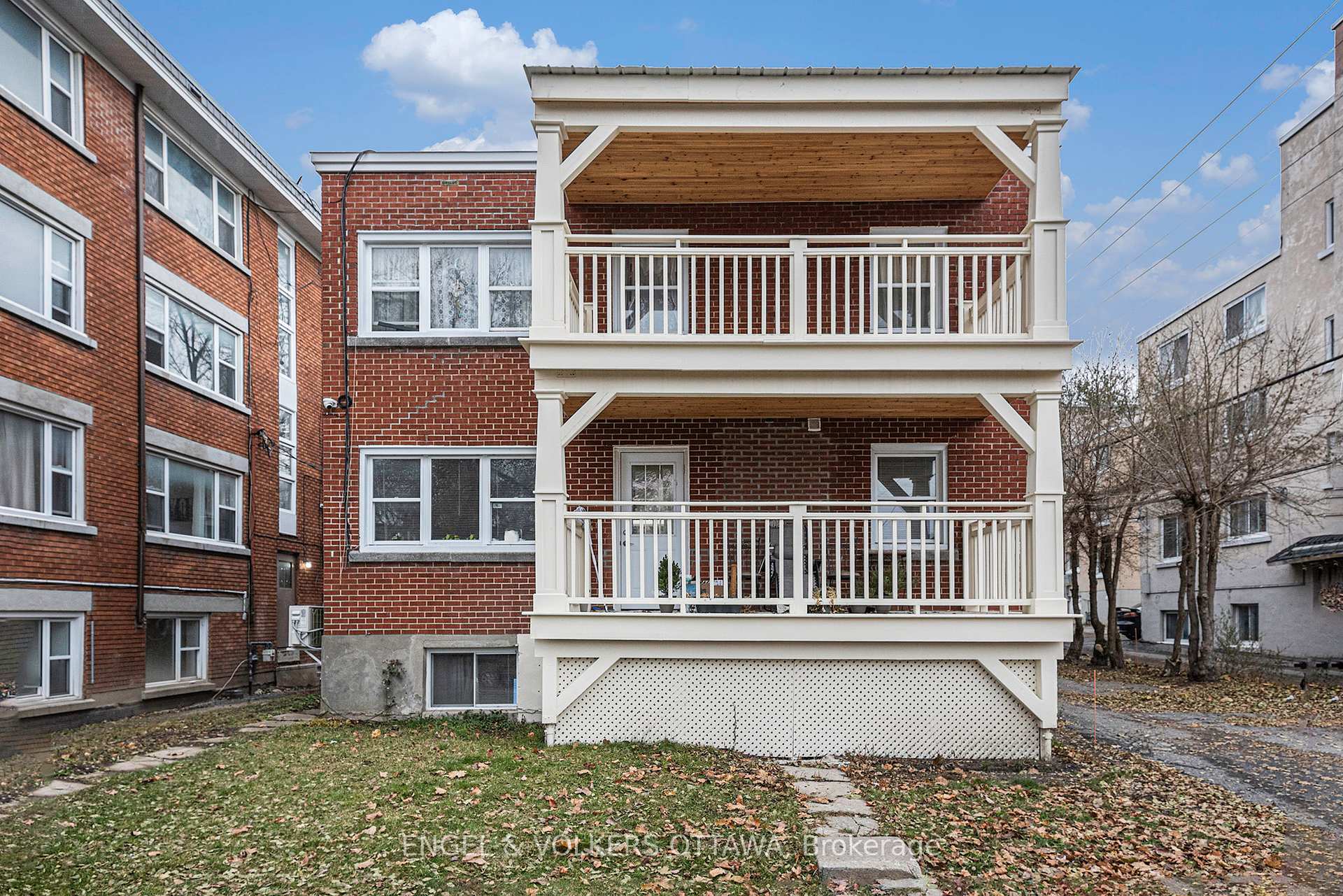 340 Lacasse Avenue, Vanier and Kingsview Park, ON K1L 7A9