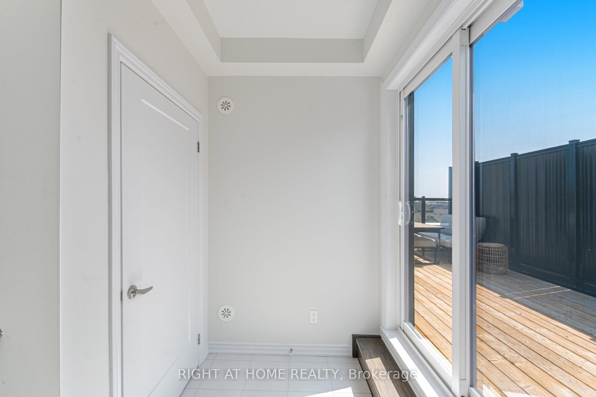 343 - 349 Wheat Boom Drive, Oakville, ON L6H 7X5