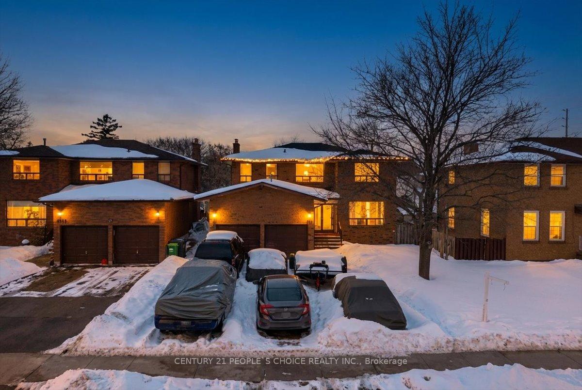 3431 Dorcas Street, Mississauga, ON L4T 1M9