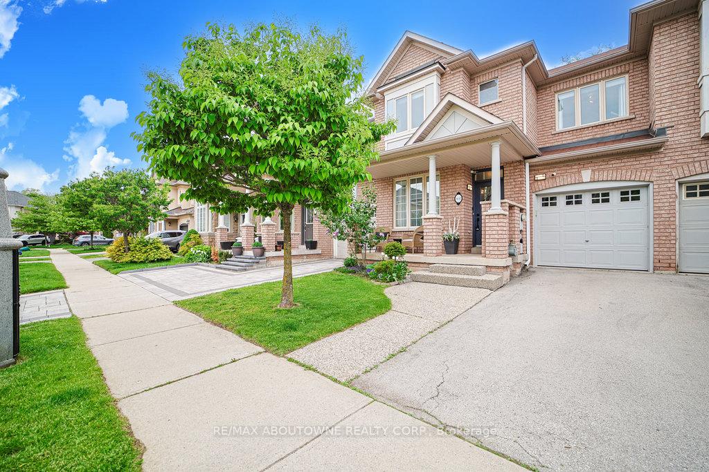 3432 Robin Hill Circle, Oakville, ON L6L 6X2