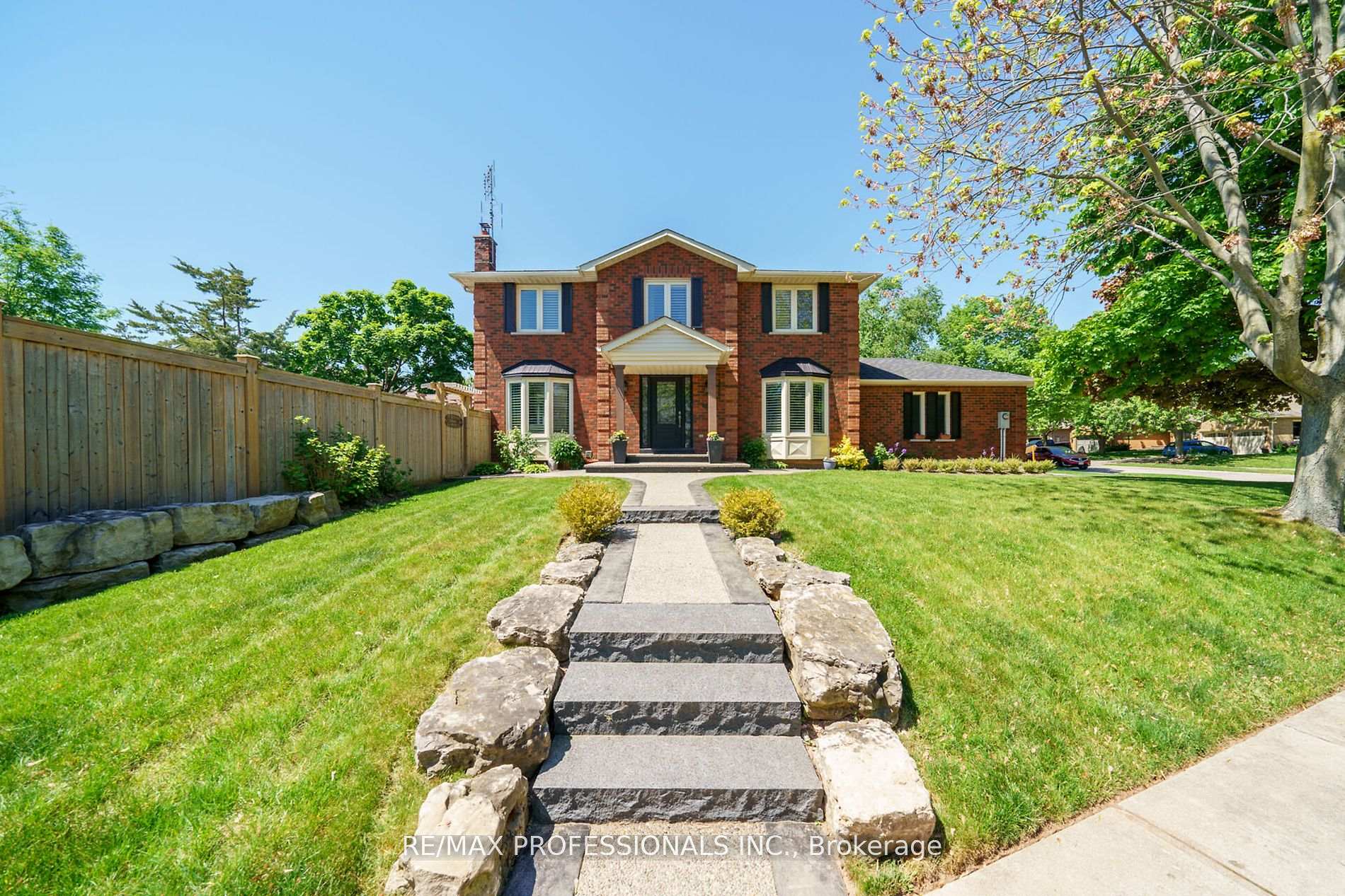 3456 Wilmot Crescent, Oakville, ON L6L 6E1