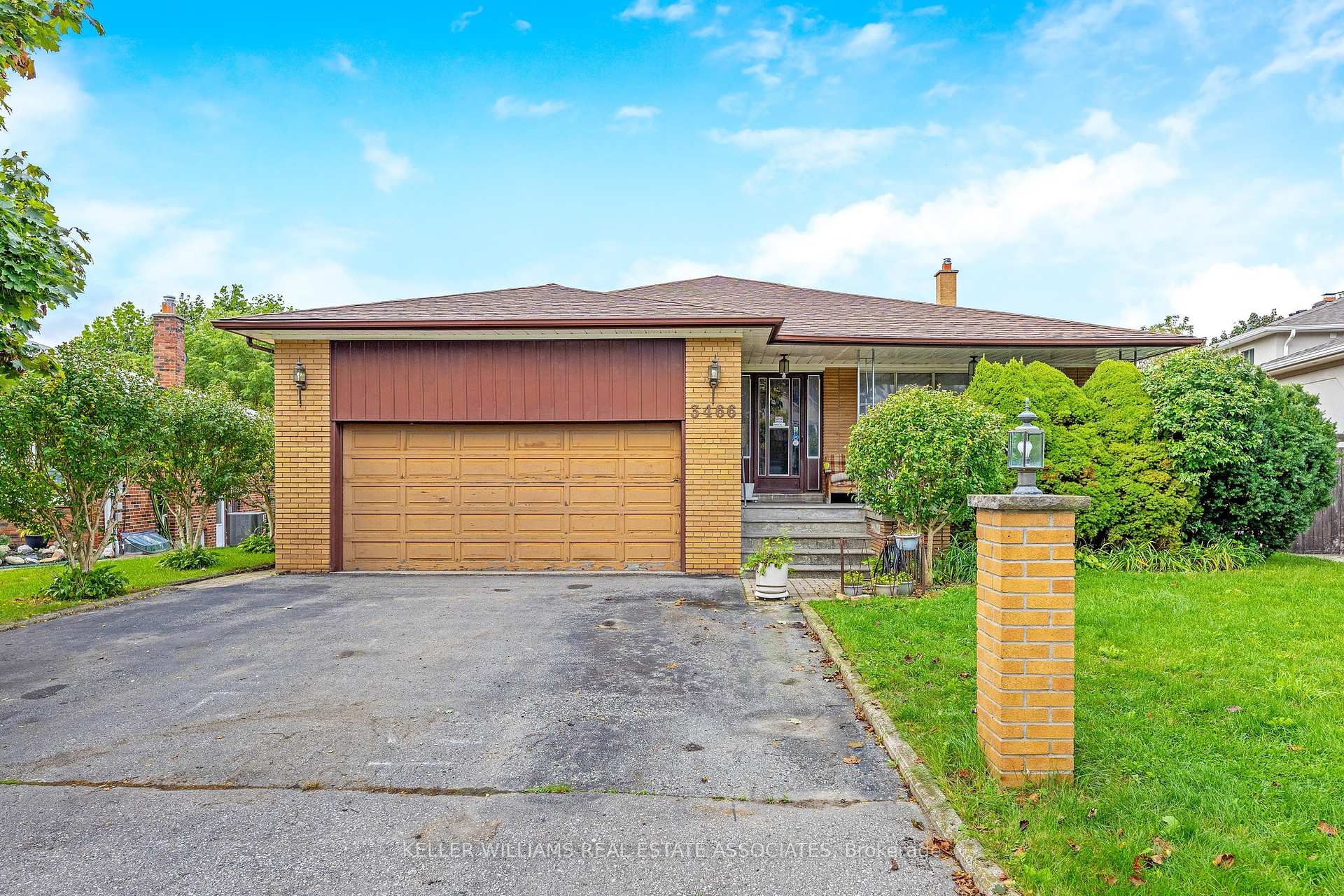 3466 Grand Forks Road, Mississauga, ON L4Y 3M9