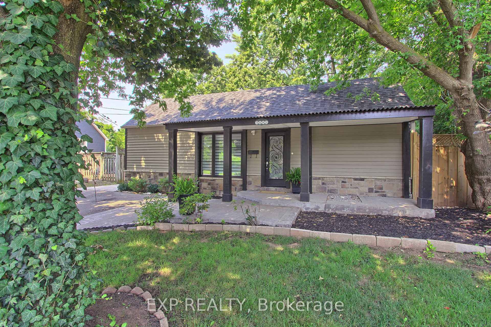 3489 New Street, Burlington, ON L7N 1N5