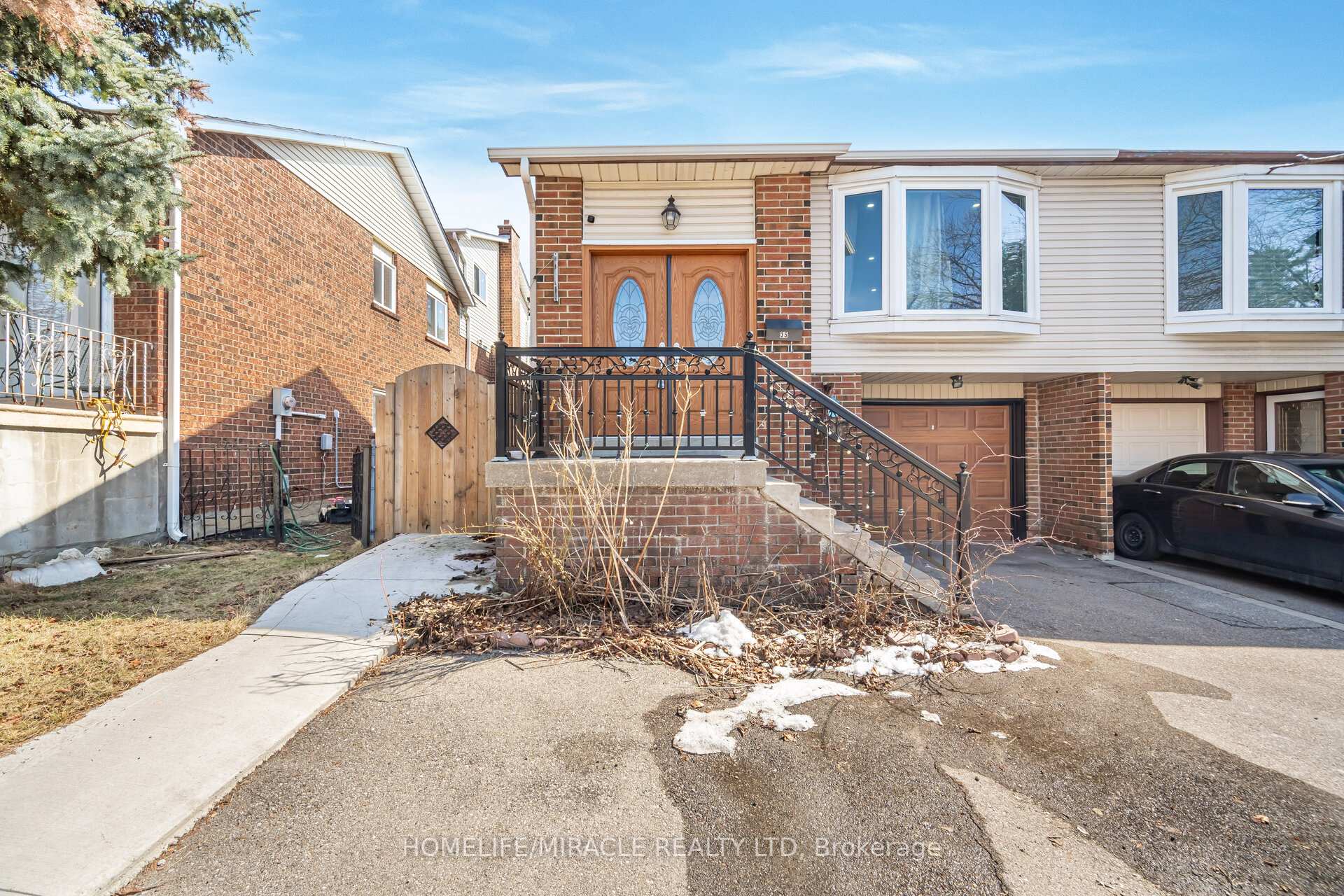 35 Bay Crest Drive, Brampton, ON L6Z 1H5