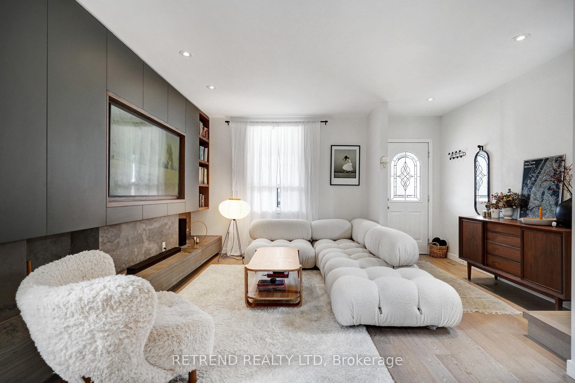 35 Chryessa Avenue, Toronto, ON M6N 4T4