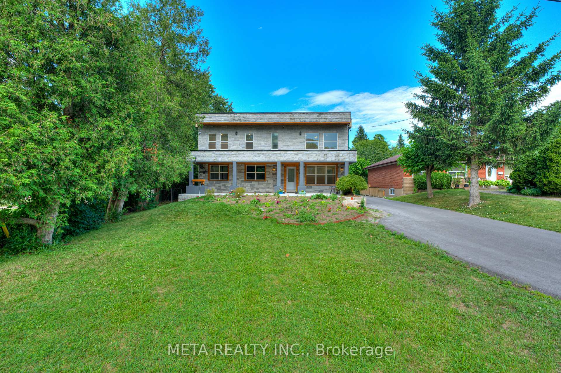 35 Duncombe Boulevard, Toronto, ON M1M 3A4
