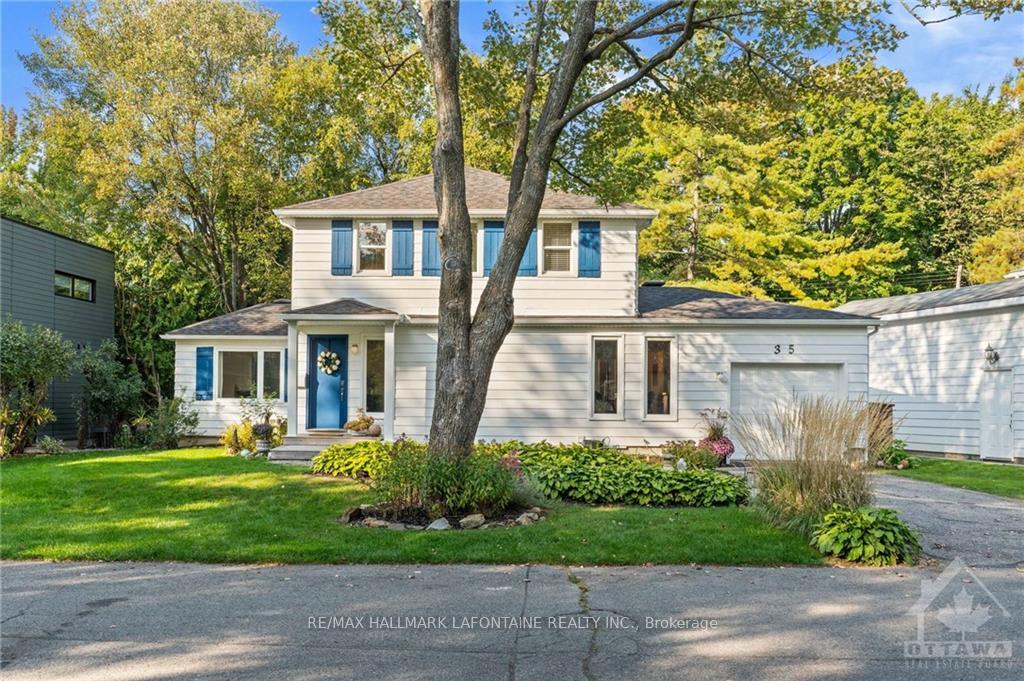 35 FARNHAM Crescent, Manor Park - Cardinal Glen and Area, ON K1K 0G1