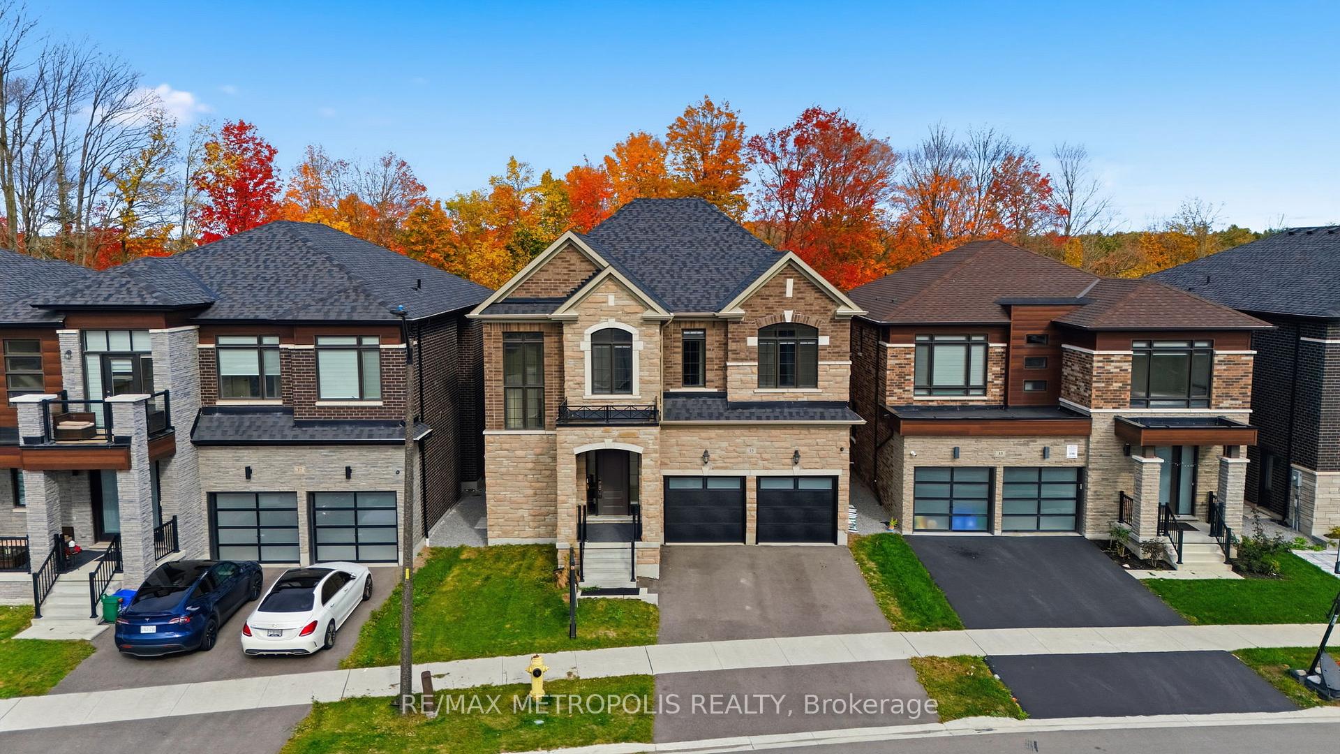 35 Fruitful Crescent, Whitby, ON L1P 0N3
