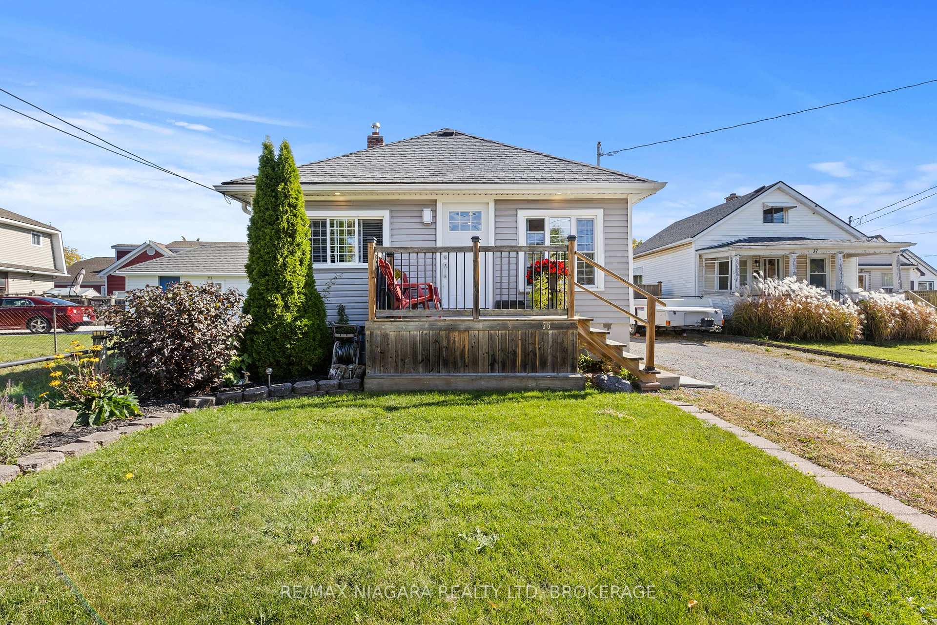35 Leeper Street, St. Catharines, ON L2S 2N1