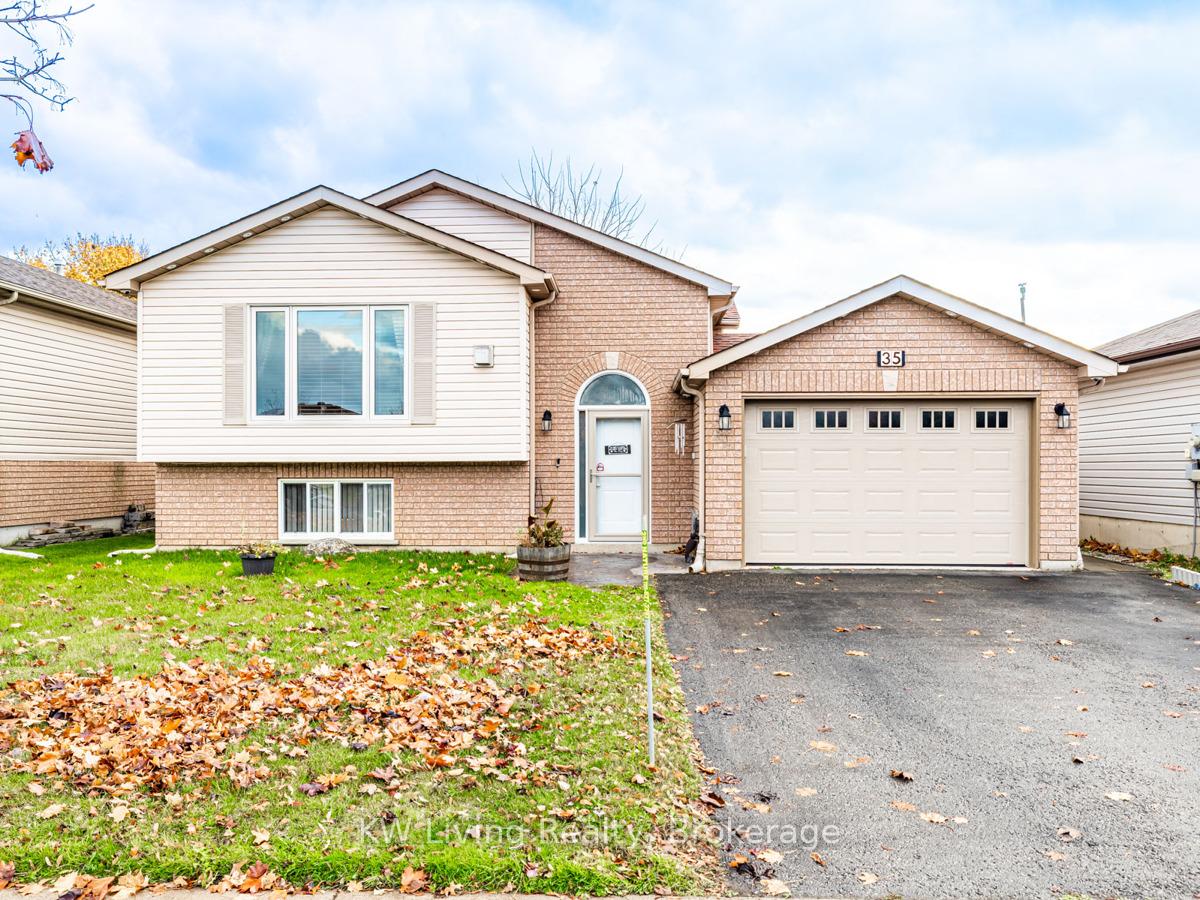 35 Mapleton Avenue, Barrie, ON L4N 7M2