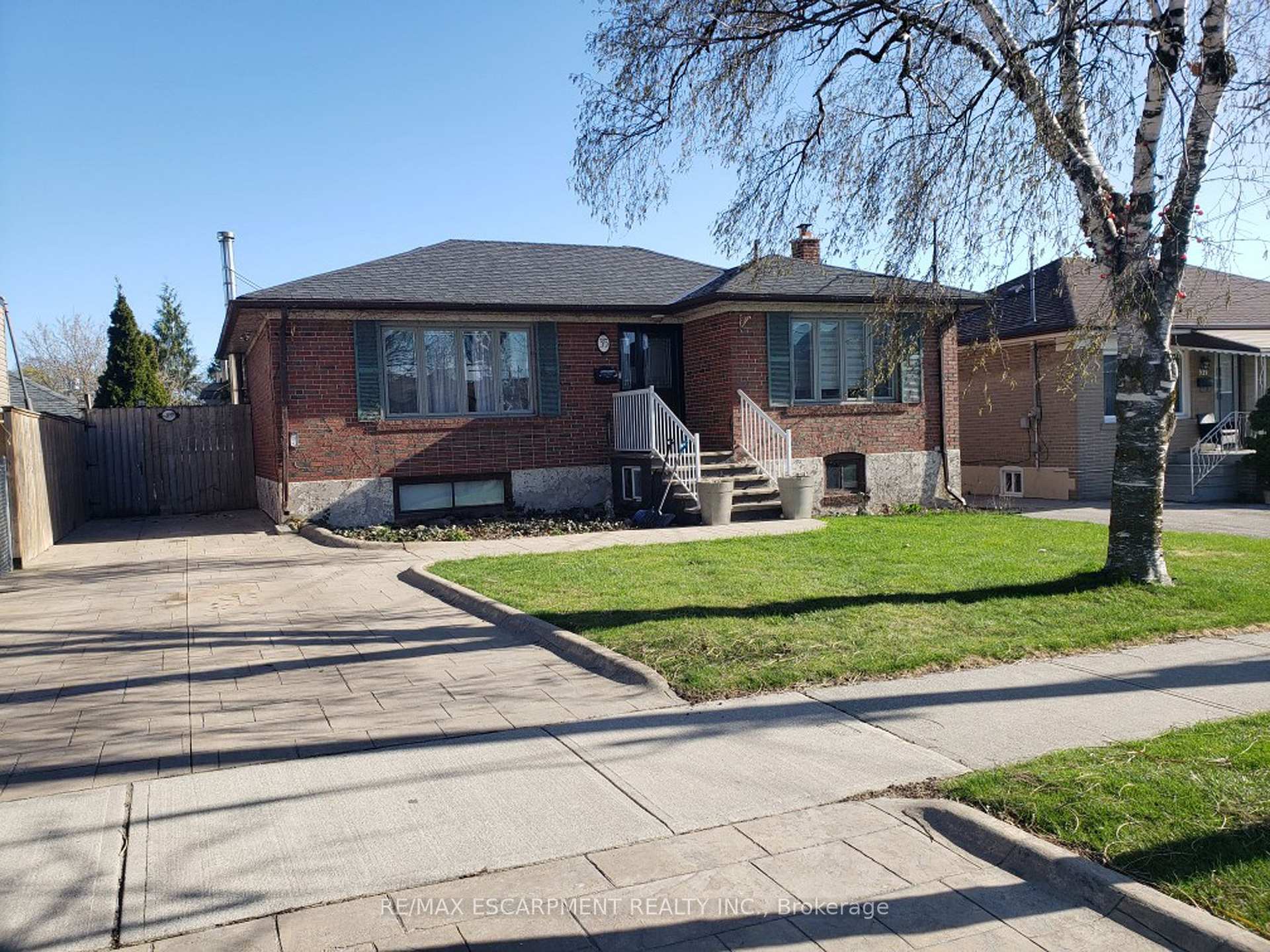 35 Marcia Avenue, Toronto, ON M6B 2Y6