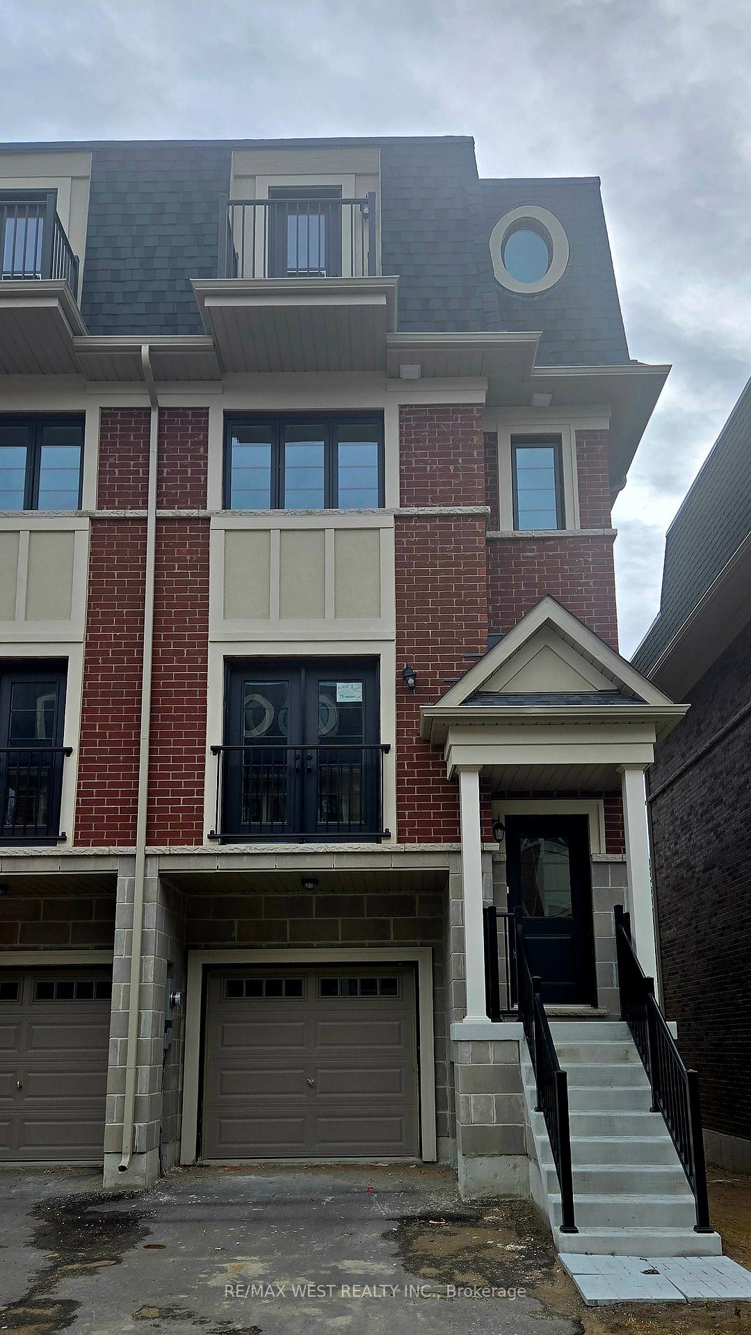 9 - 35 Marret Lane, Clarington, ON L1B 1J2