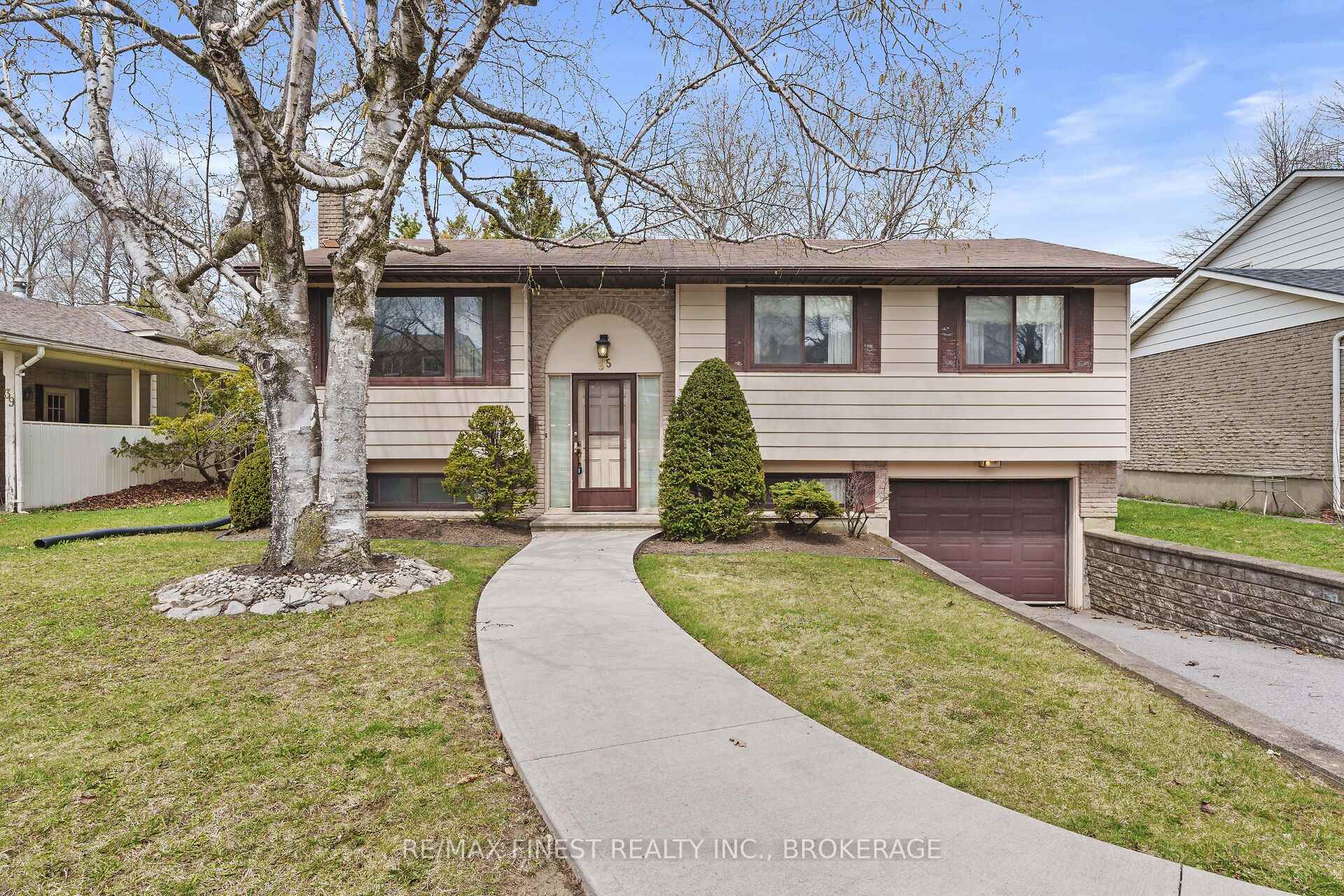 35 Newcourt Place, Kingston, ON K7M 6Y1