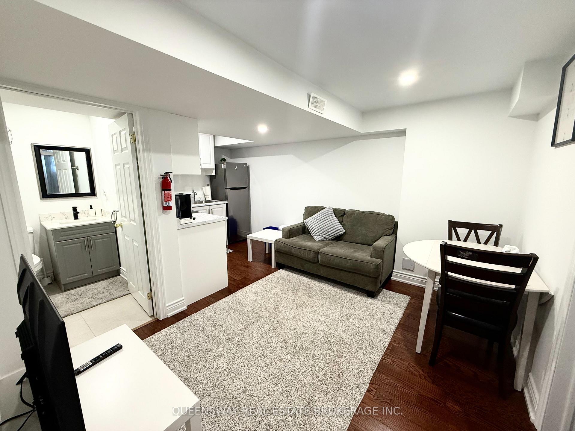 35 Oakmoor Lane N, Markham, ON L6B 0P1