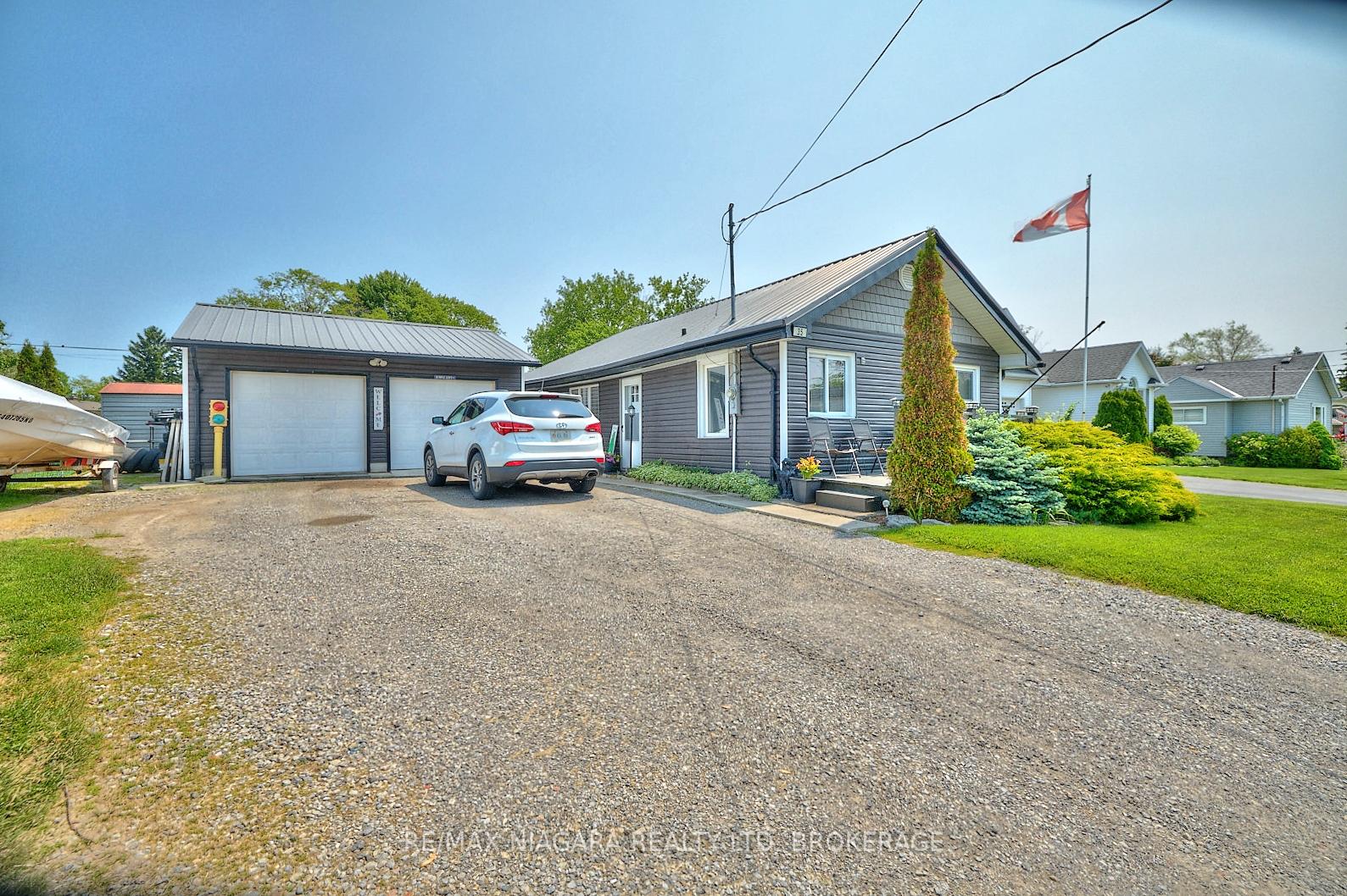 35 Radford Avenue, Fort Erie, ON L2A 5H6