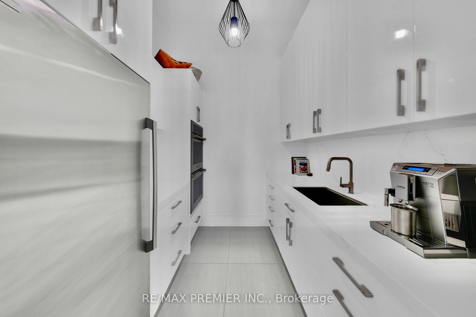 350 Kingscross Drive, King, ON L7B 1J9