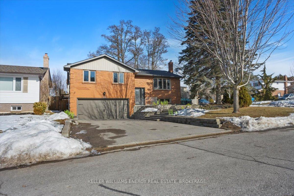 351 Dickens Drive, Oshawa, ON L1K 1N4