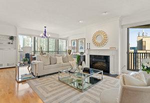 3510 - 33 Harbour Square, Toronto, ON M5J 2G2