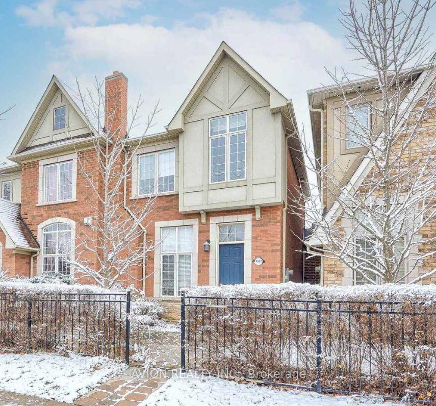 3532 Eglinton Avenue W, Mississauga, ON L5M 7P4