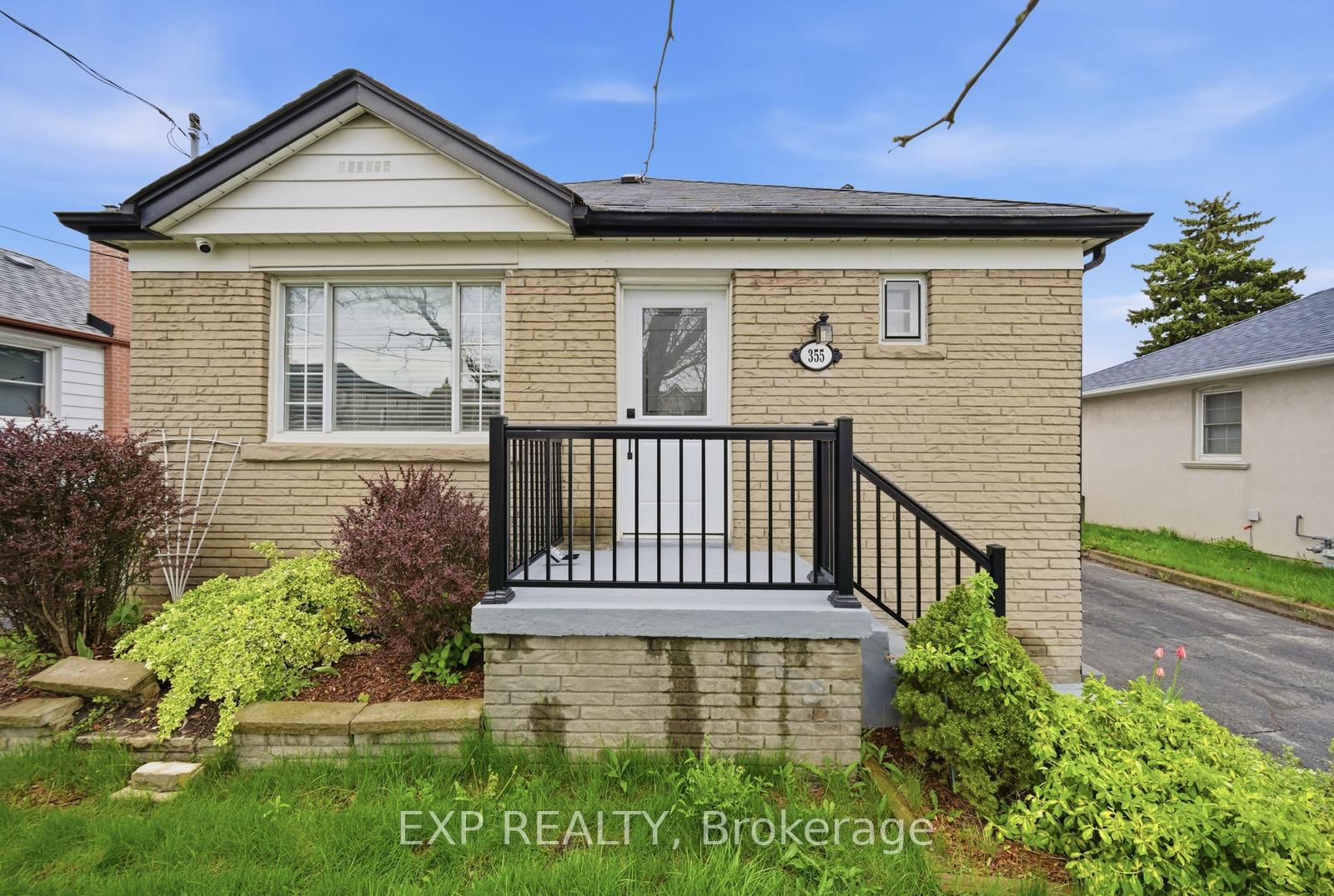 355 Culford Road, Toronto, ON M6L 2V8