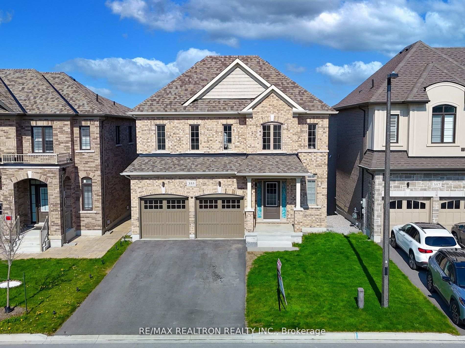 355 Danny Wheeler Boulevard, Georgina, ON L4P 3C8